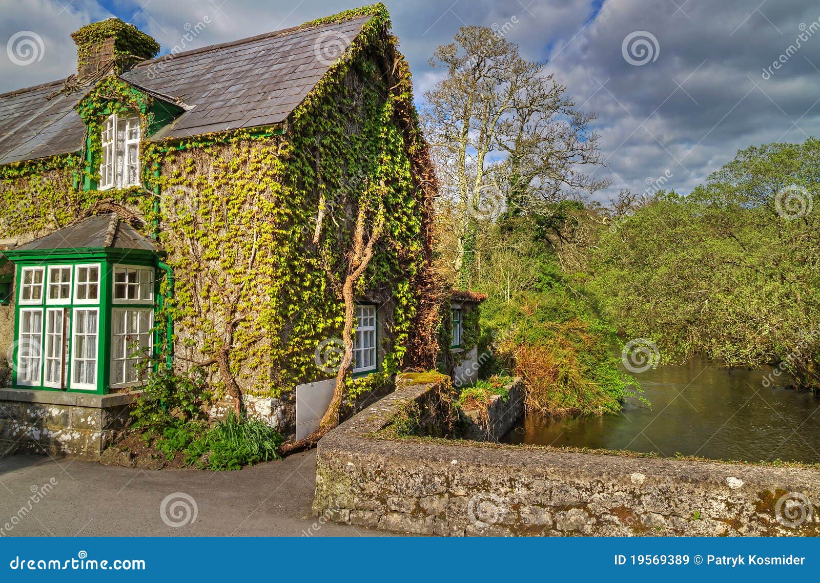 Irish cottage house stock image. Image of countryside - 19569389