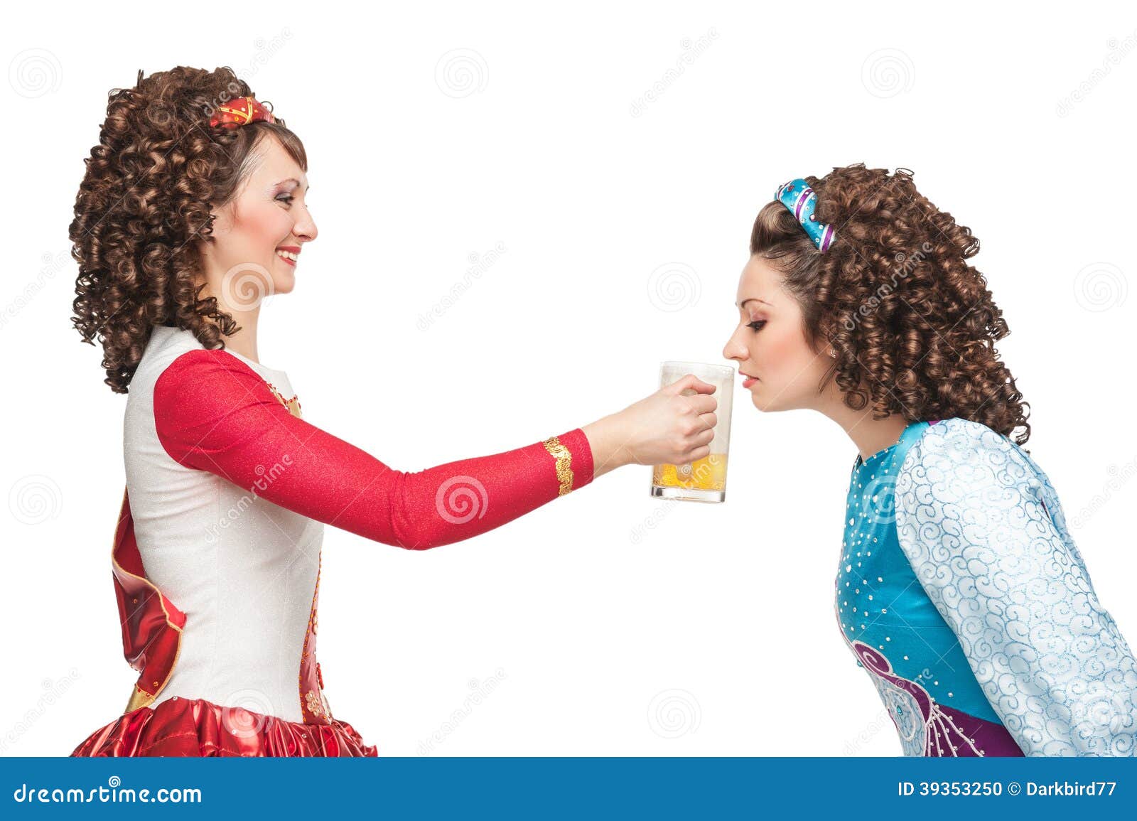 Irish Dancers Drinking Beer Stock Photo - Image of dance, ethnic: 39353250