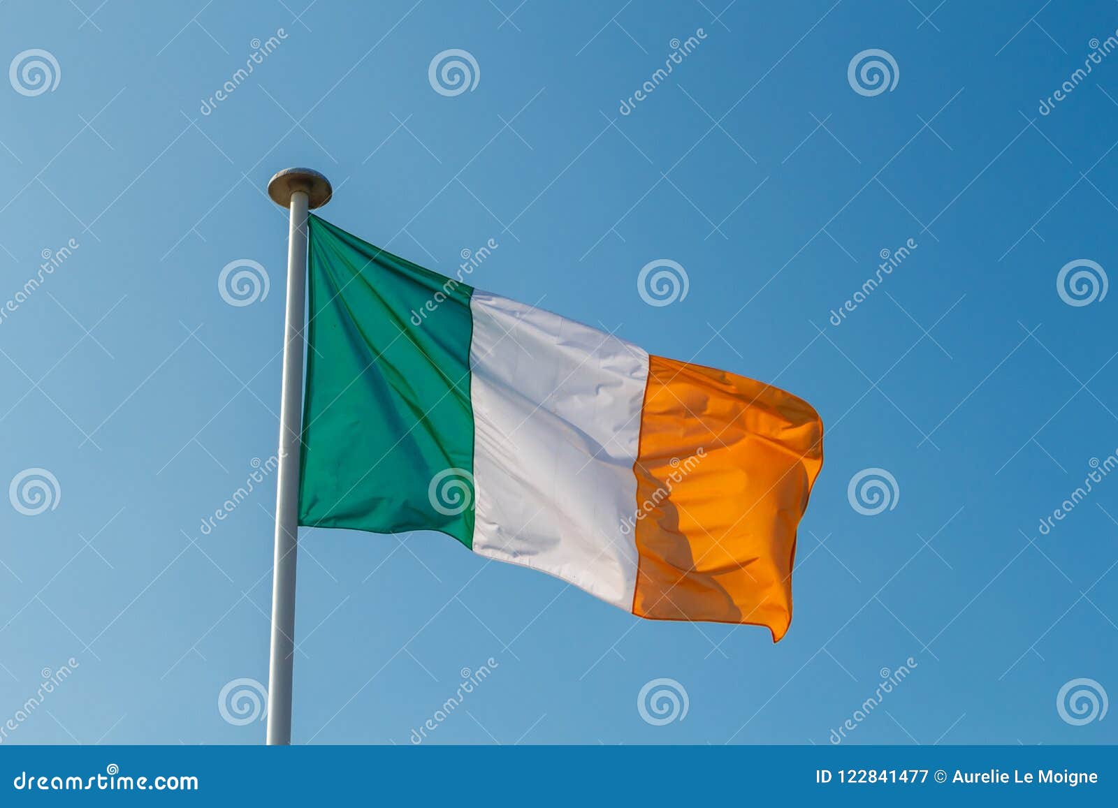 Irish Flag With Wood Texture. Flag Of Ireland On Wood Texture Stock ...