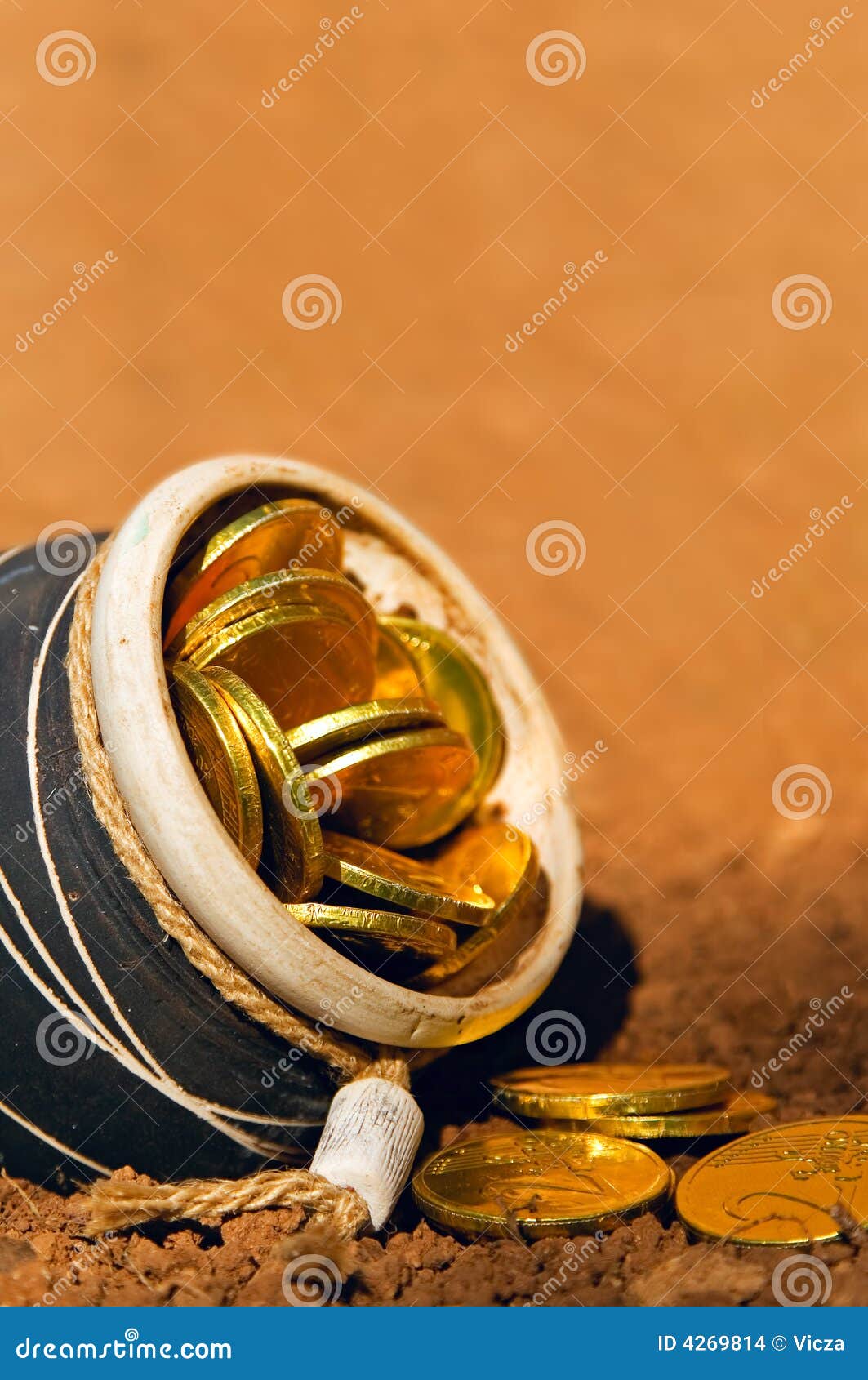 Irish Luck - Pot of Gold stock photo. Image of traditional - 4269814