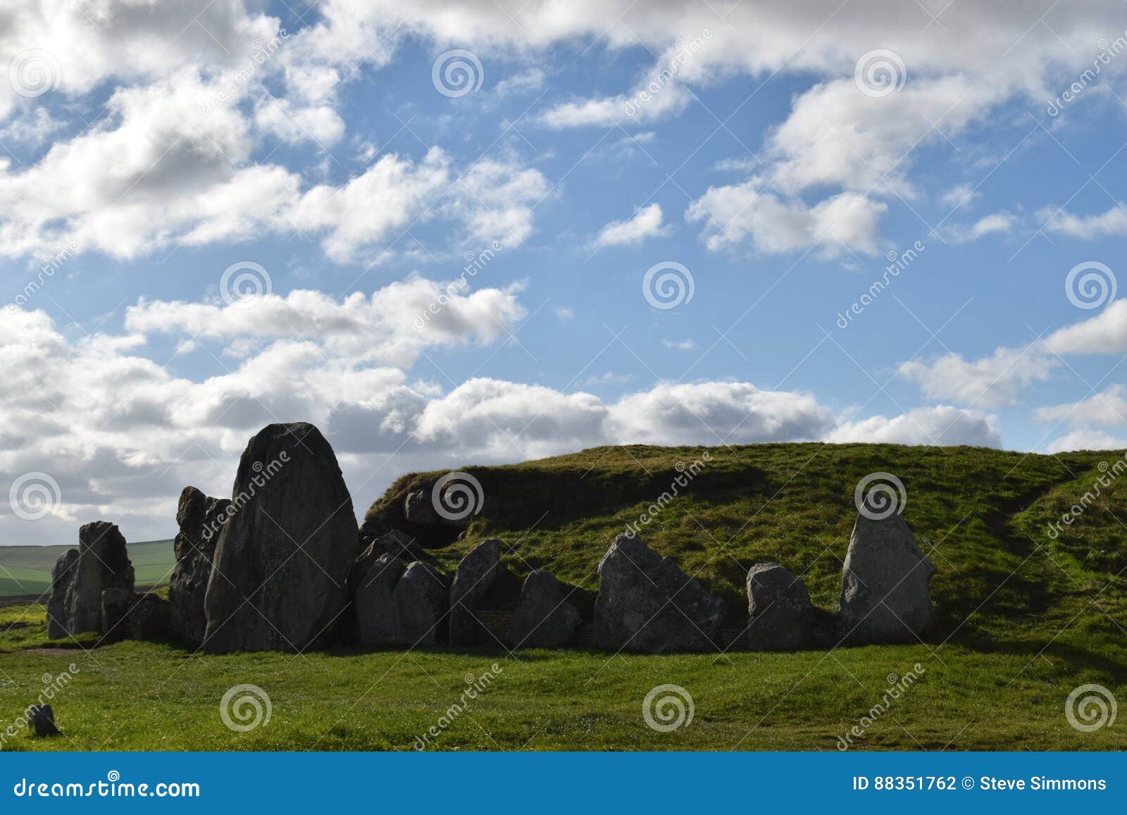 Ley Long Barrow 3,500 BC | Cotswold-Severn Stock Image | CartoonDealer ...