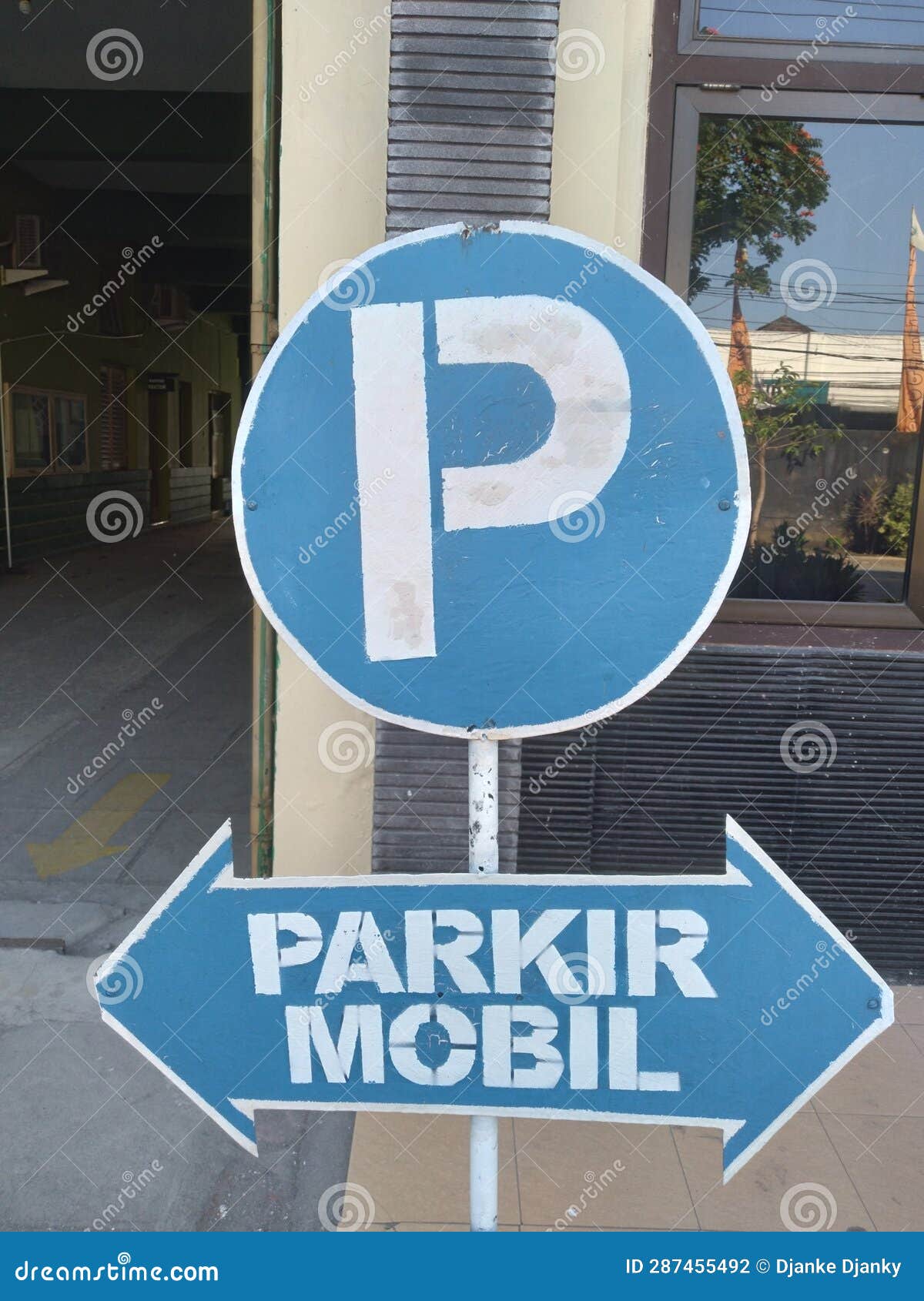 The Iron Car Parking Signpost is Easy To Find and Move? Stock Photo ...