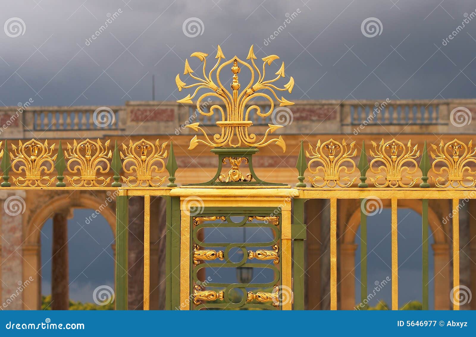 Iron Grid On White Brick Stock Photo | CartoonDealer.com #18369780