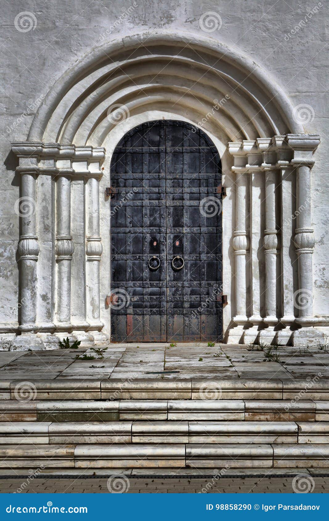 Iron, medieval gate stock photo. Image of rivet, output - 98858290