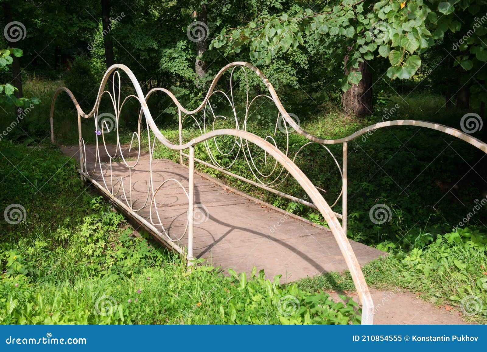 Beautiful bridge railing stock image. Image of antique - 210854555