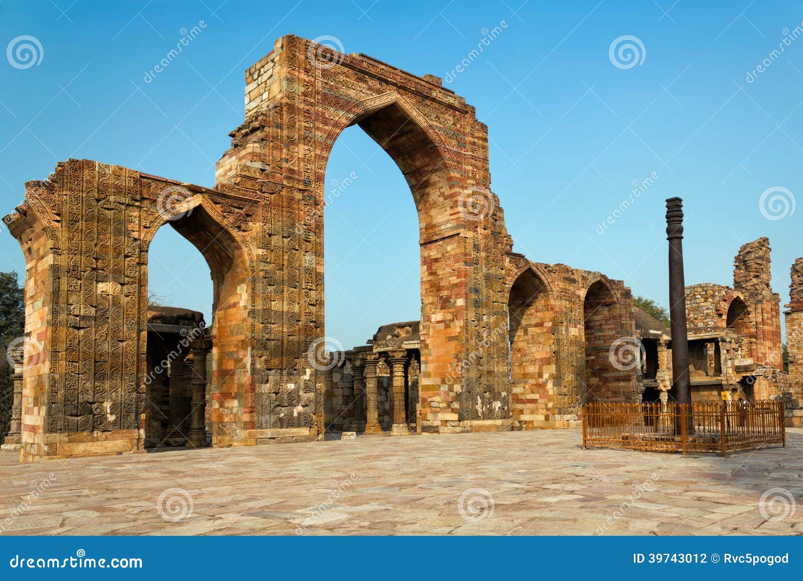 Iron Pillar At Qutub Minar, Delhi, India Stock Photography ...