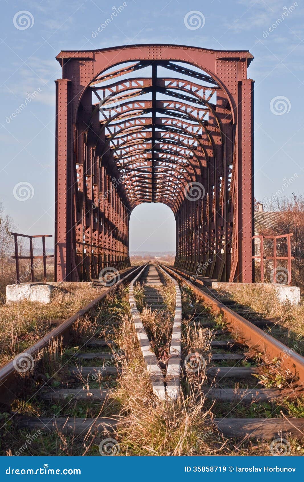 Iron railway bridge stock image. Image of nature, arch - 35858719