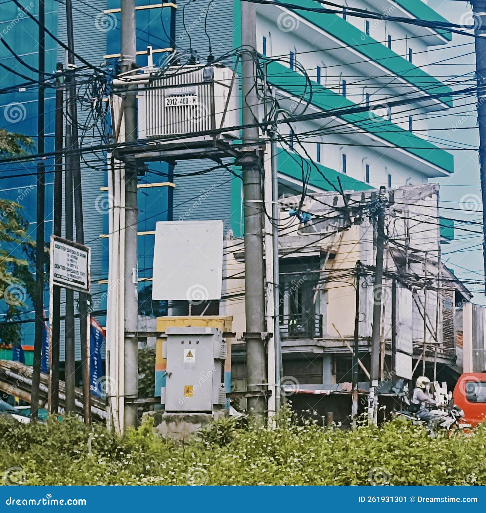 Irregular Cables, Disturbing the View Around the Road Editorial Photo ...