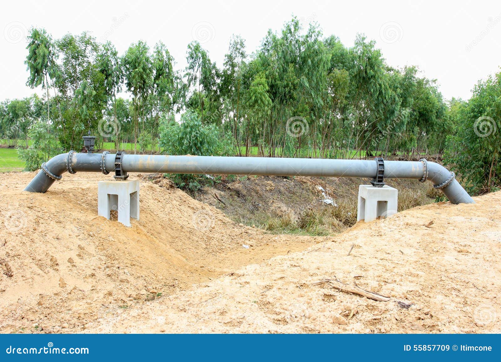 Irrigation Pumping Pipe System Stock Image - Image of lands, farmland ...