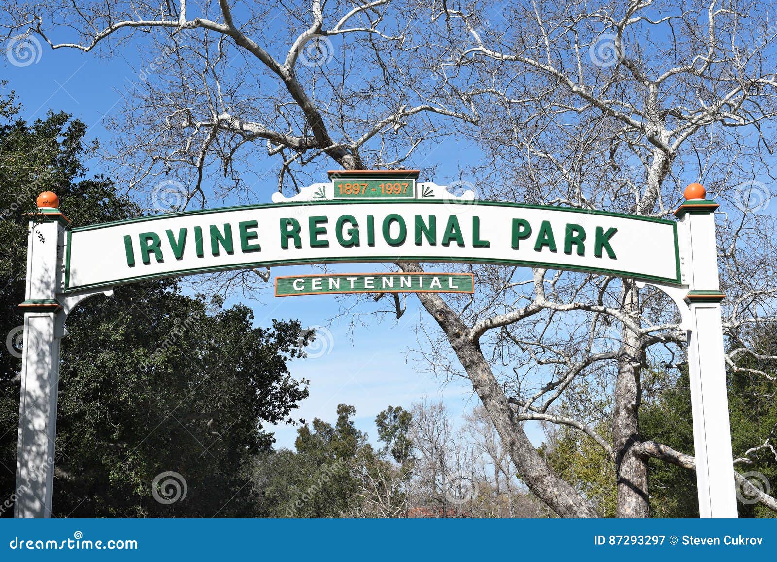 Irvine Regional Park Centennial Sign Redaktionelles Stockfotografie ...