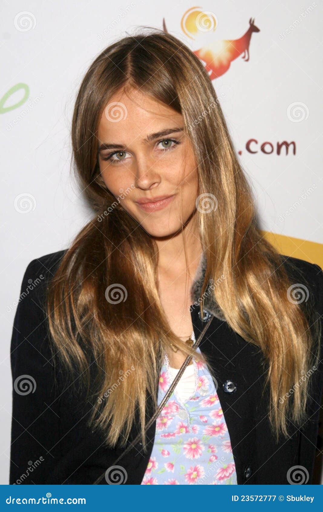 Isabel Lucas Give Me Love Wallpaper