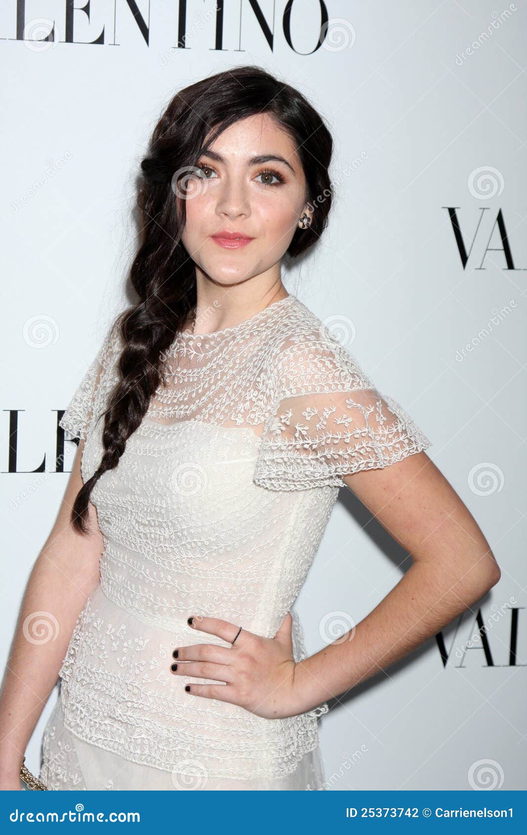 Isabelle Fuhrman editorial photography. Image of beverly - 25373742