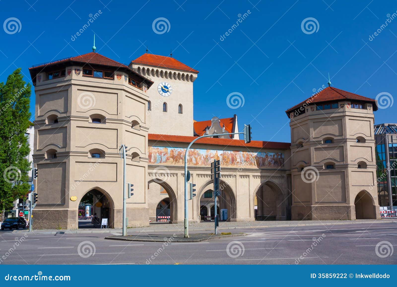 The Isartor at the Isartorplatz in Munich Stock Photo - Image of giants ...