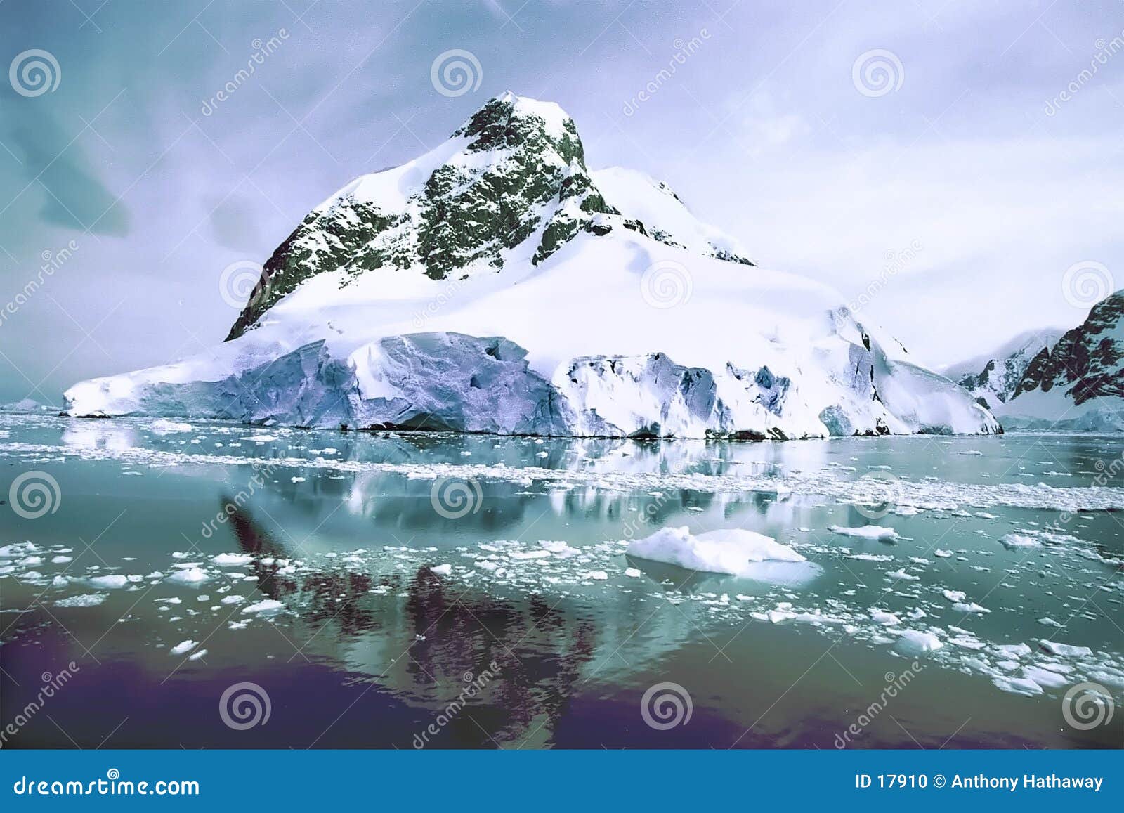 Isberg arkivfoto. Bild av flod, sommar, sceniskt, reflexioner - 17910