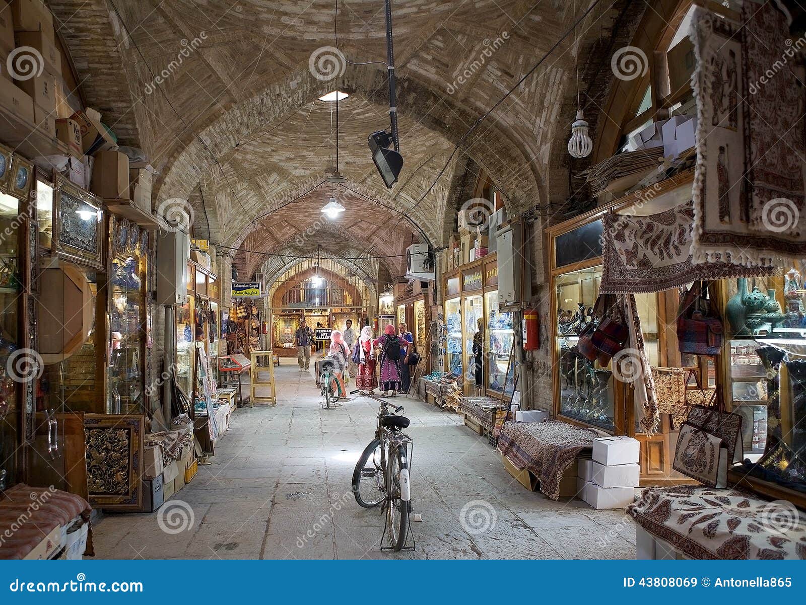 Isfahan redaktionelles stockbild. Bild von persien, iranisch - 43808069