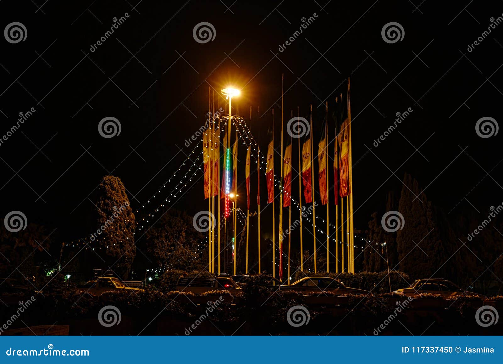 Isfahan night scene stock photo. Image of culture, monuments - 117337450