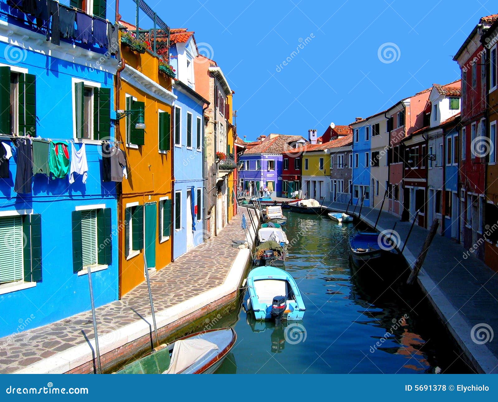 Isla de Burano foto de archivo. Imagen de venecia, isla - 5691378