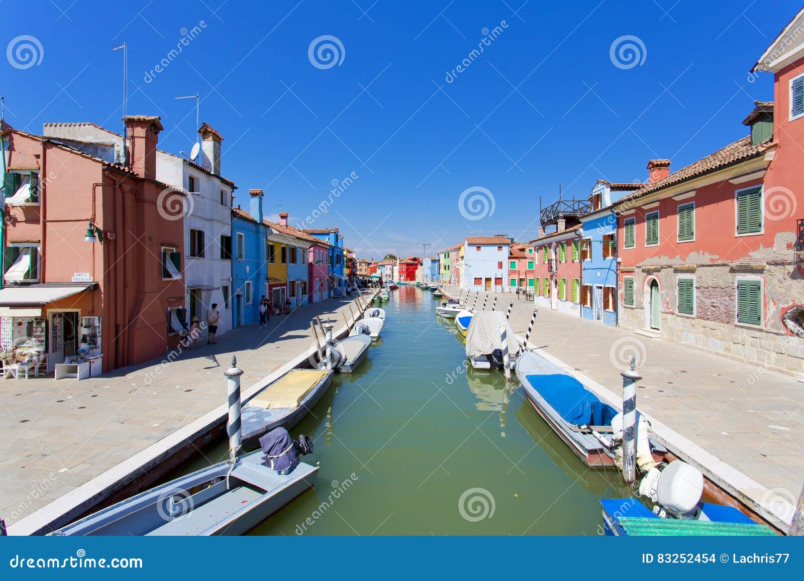 Isla De Burano, Venecia, Italia Foto de archivo - Imagen de puente ...