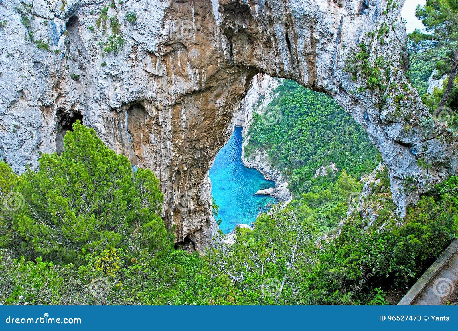 Isla De Capri, Arco Natural Foto de archivo - Imagen de narragansett ...