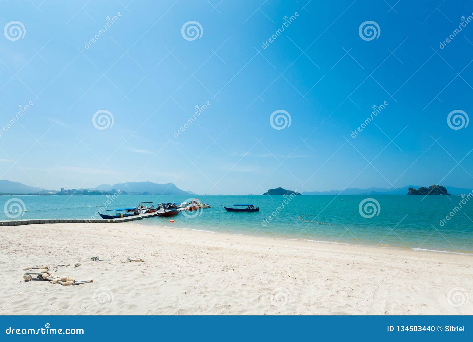Isla De Langkawi De La Playa De Teluk Yu Foto de archivo - Imagen de ...