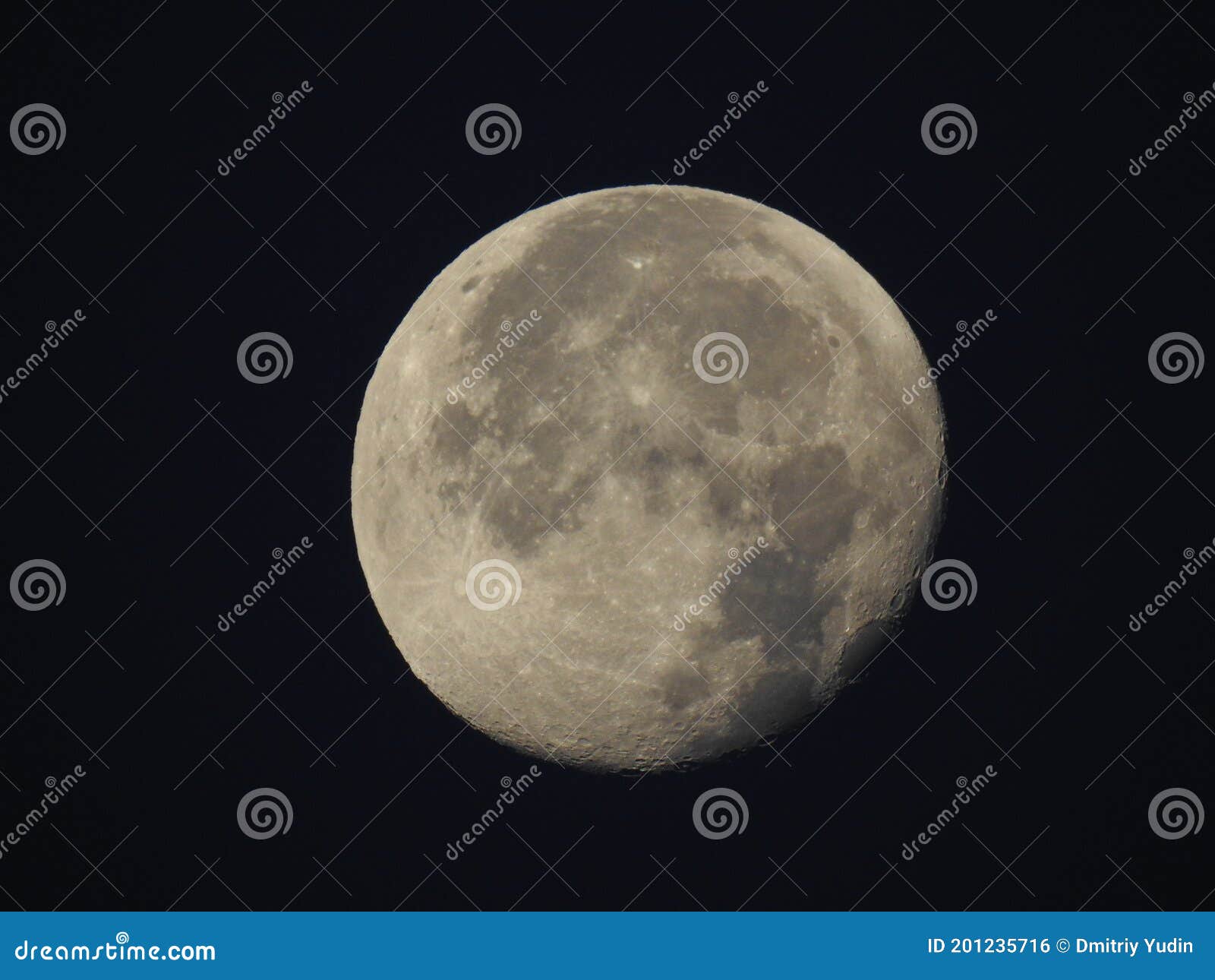 Isla de Sajalin la luna foto de archivo. Imagen de sakhalina - 201235716