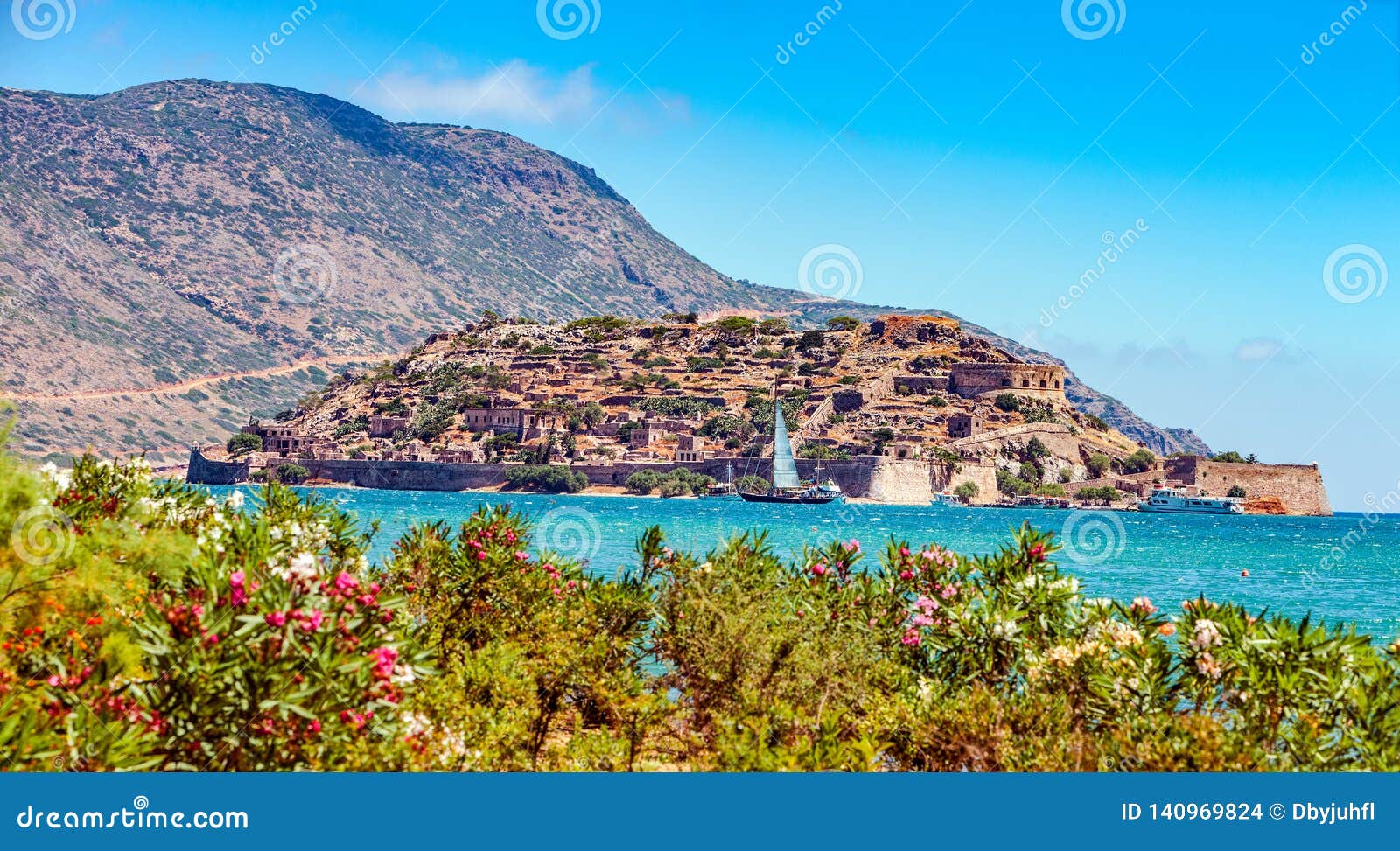 Isla De Spinalonga, Creta, Grecia Foto de archivo - Imagen de egeo ...
