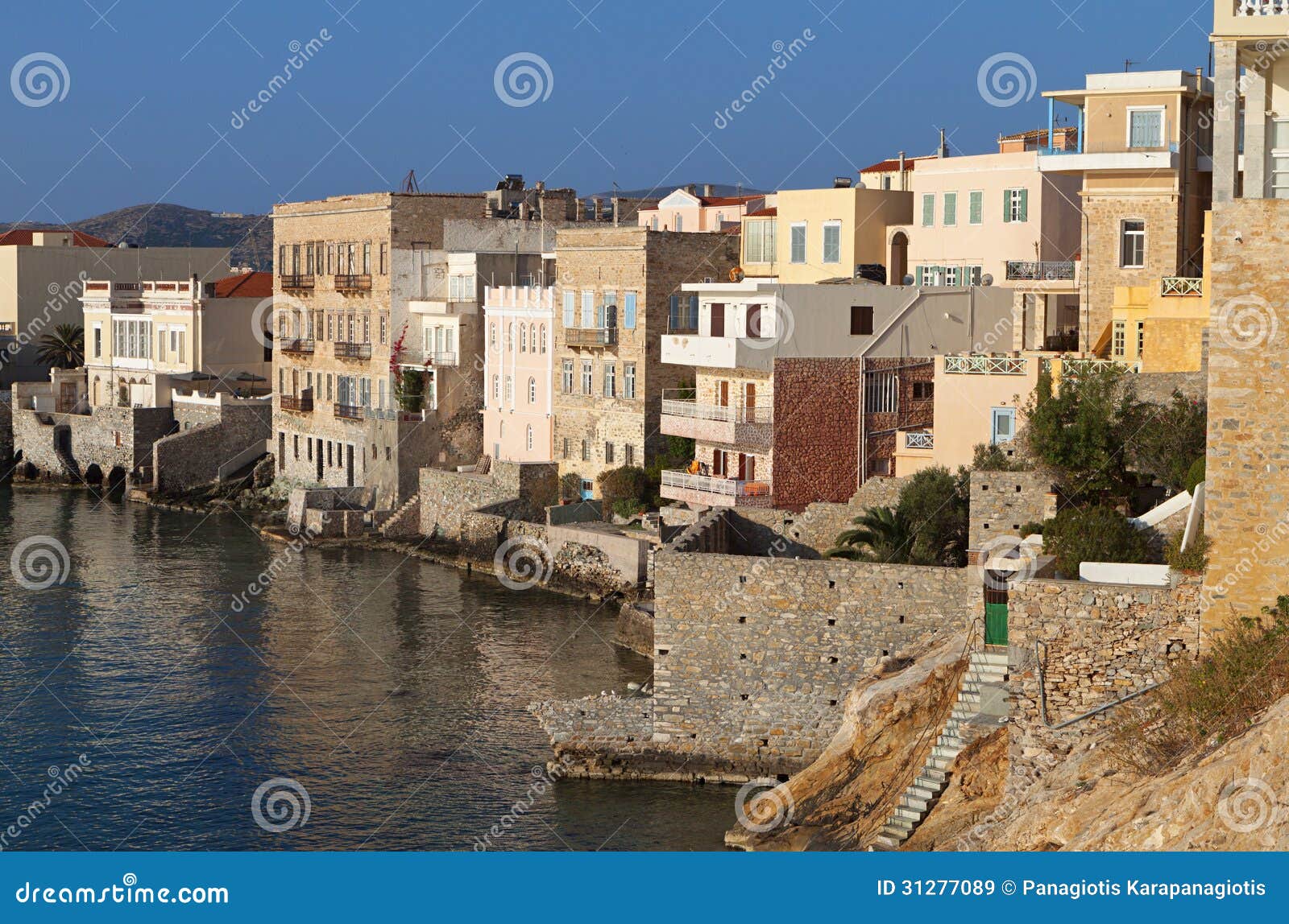 Isla de Syros en Grecia imagen de archivo. Imagen de isla - 31277089