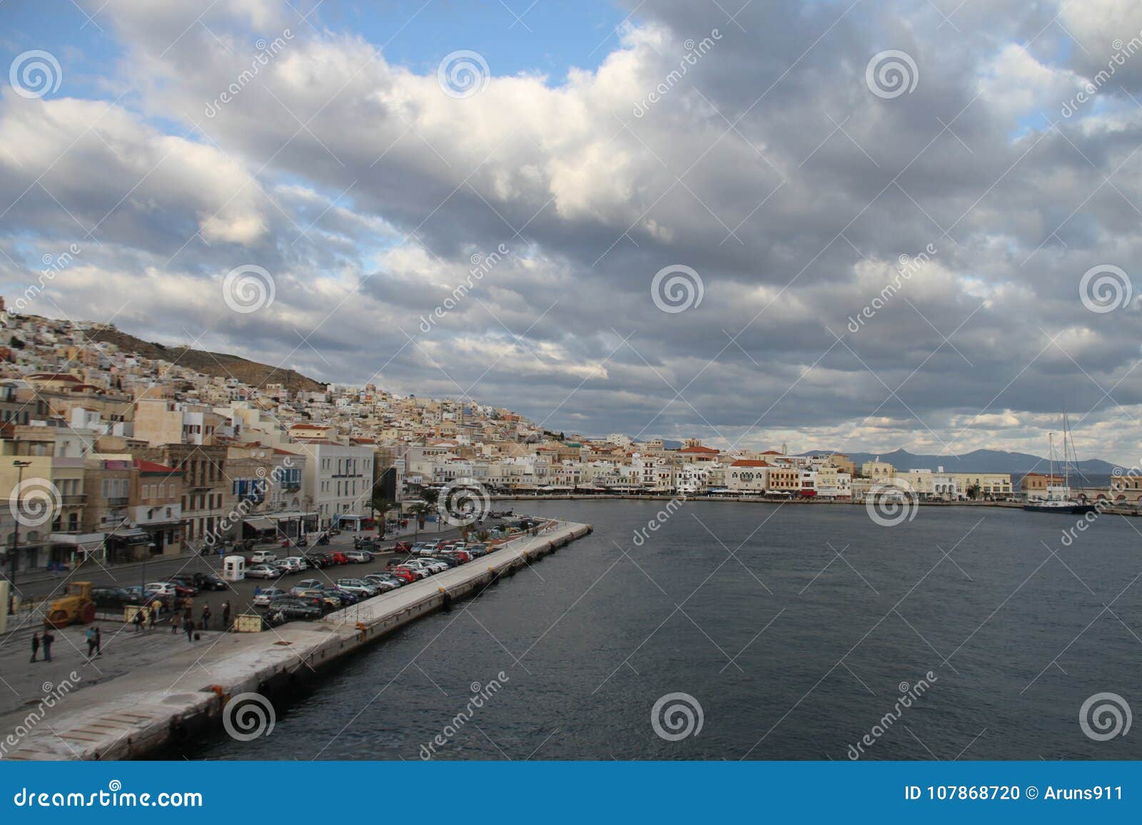 Isla de Syros, Grecia imagen editorial. Imagen de isla - 107868720