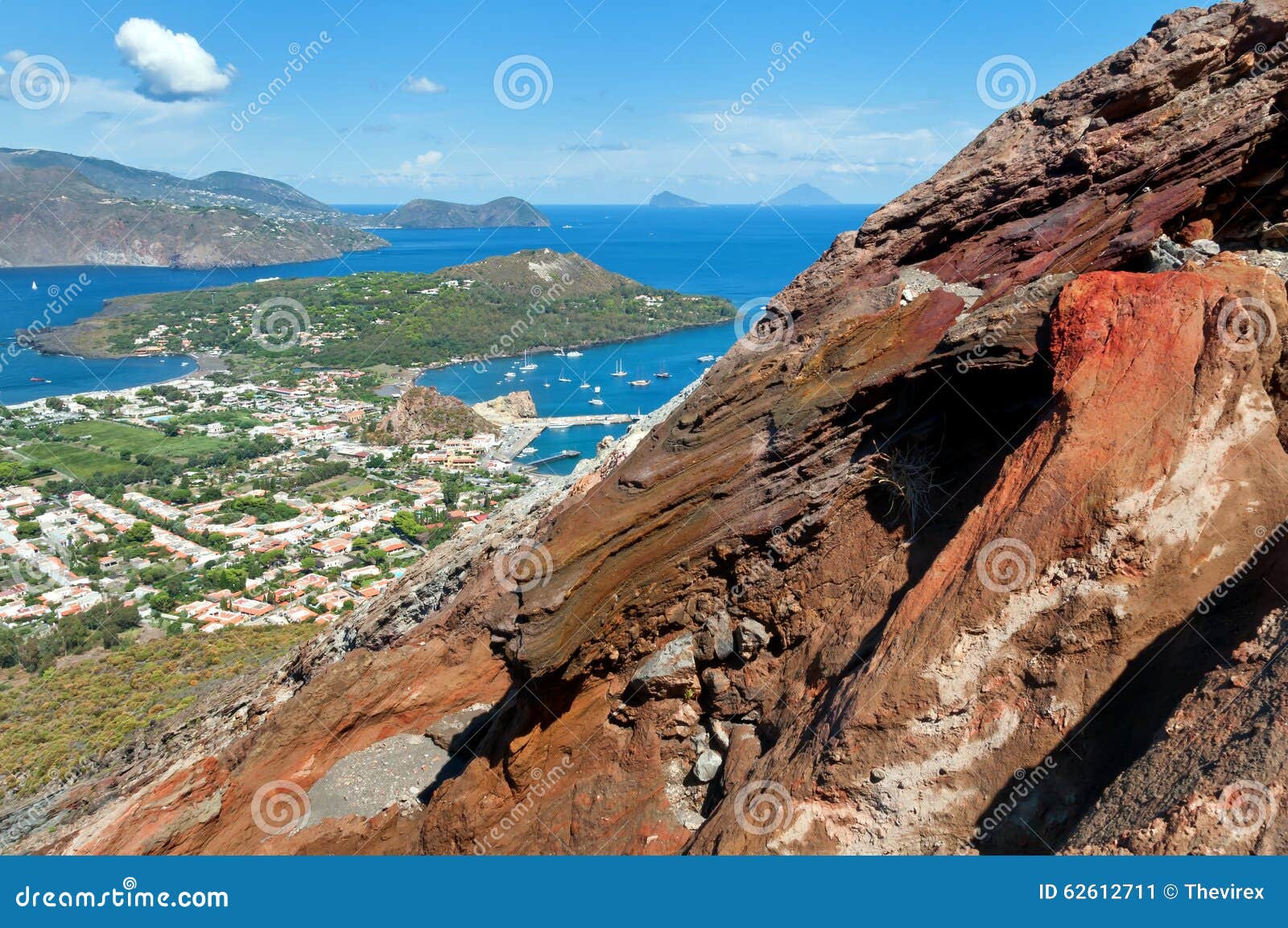 Isla de Vulcano imagen de archivo. Imagen de gente, colores - 62612711