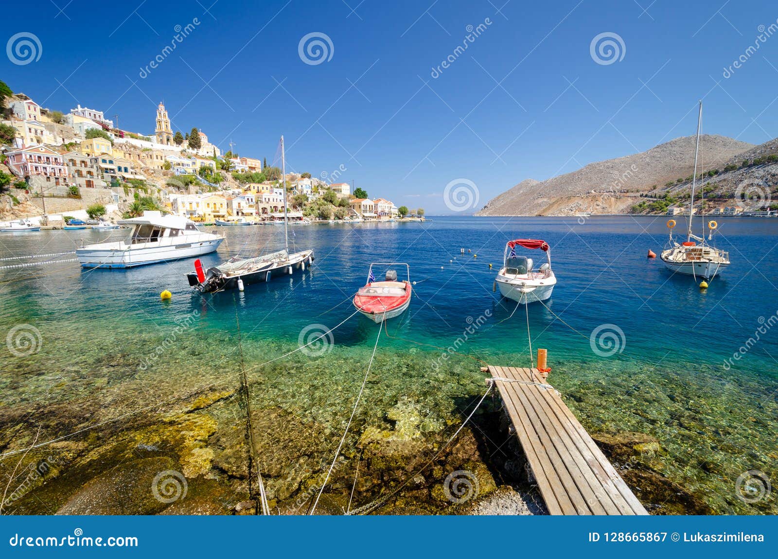 Isla Hermosa De Symi, Dodecanese, Grecia Imagen de archivo - Imagen de ...