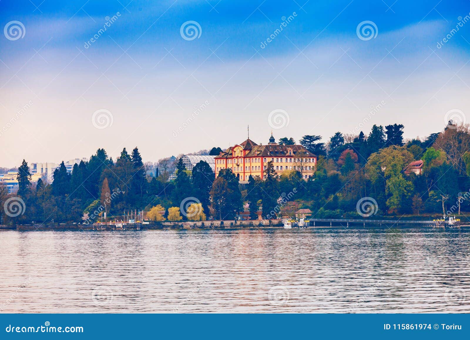 Isla Mainau de la flor imagen de archivo editorial. Imagen de flor ...