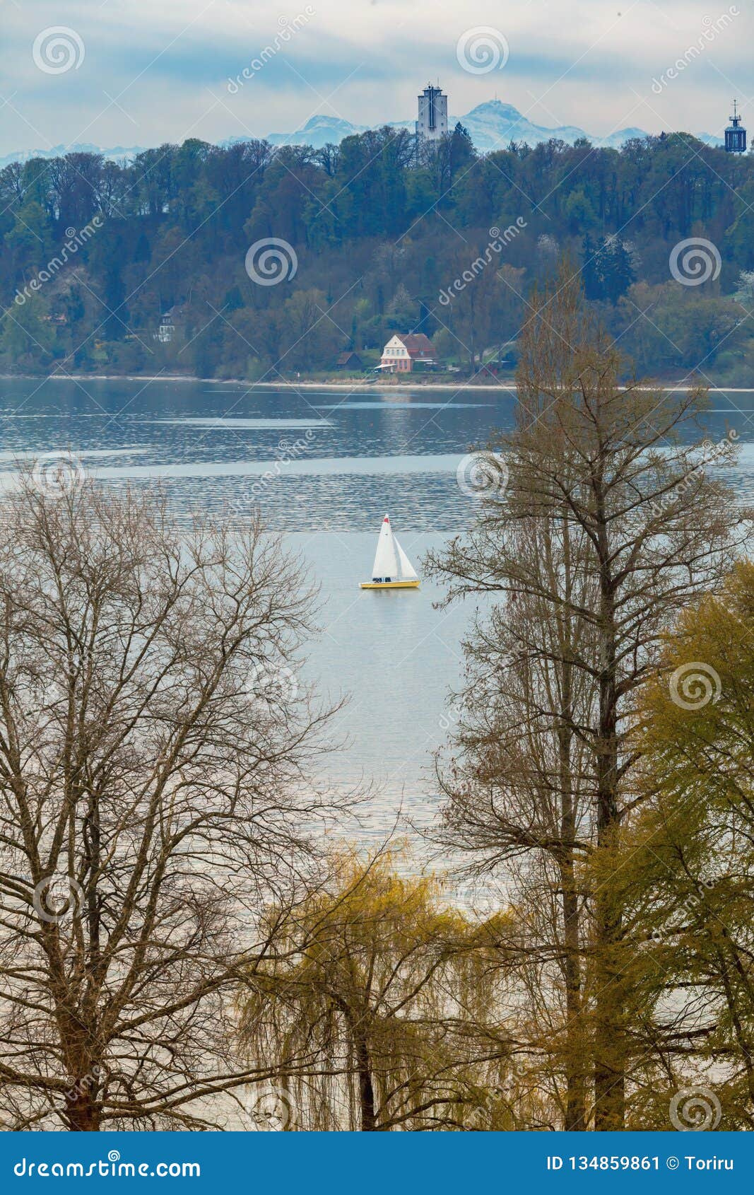 Isla Mainau de la flor imagen de archivo. Imagen de cubo - 134859861