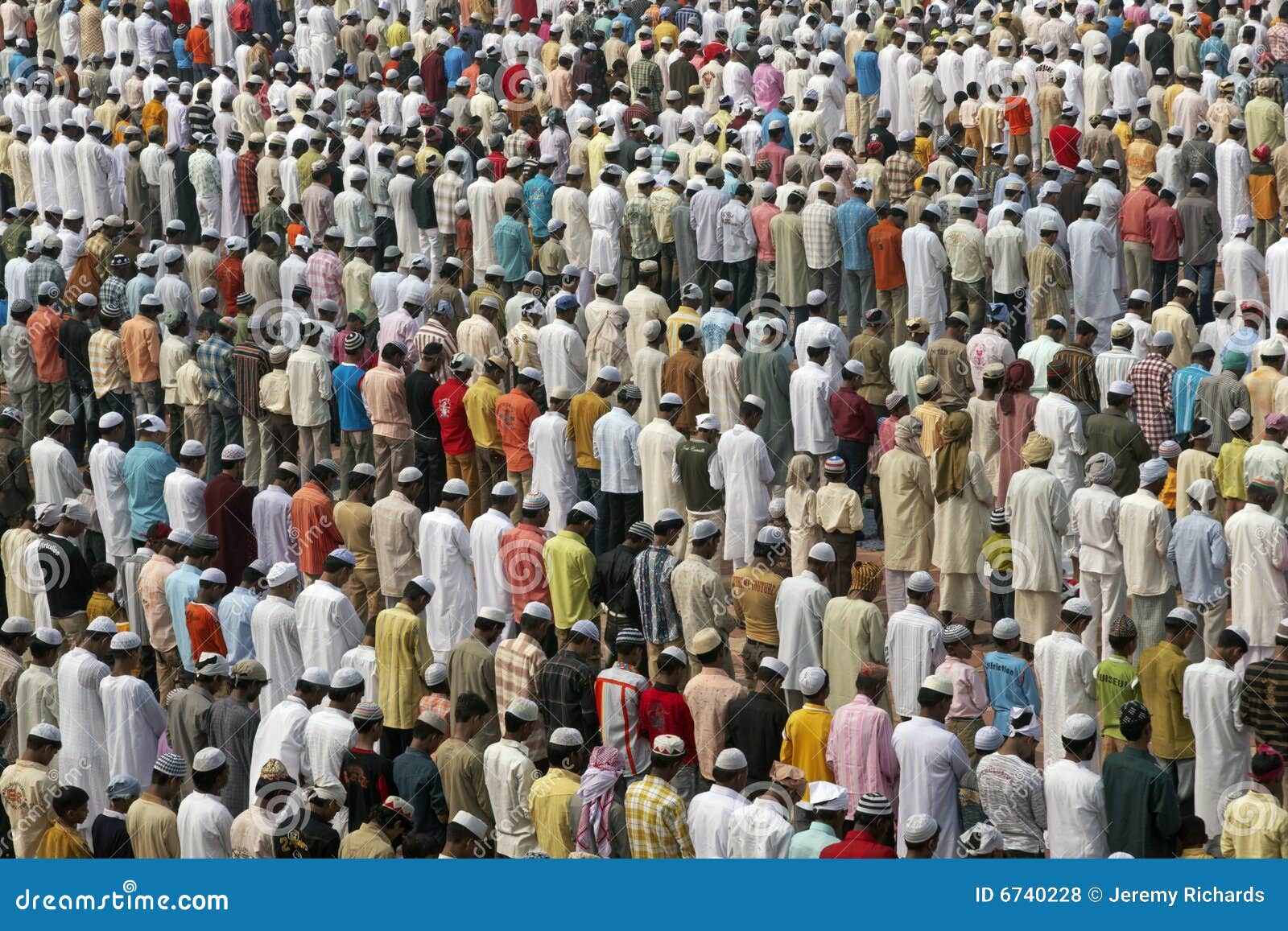 Islamic Prayers at the Taj Mahal, Agra, India Editorial Stock Photo ...
