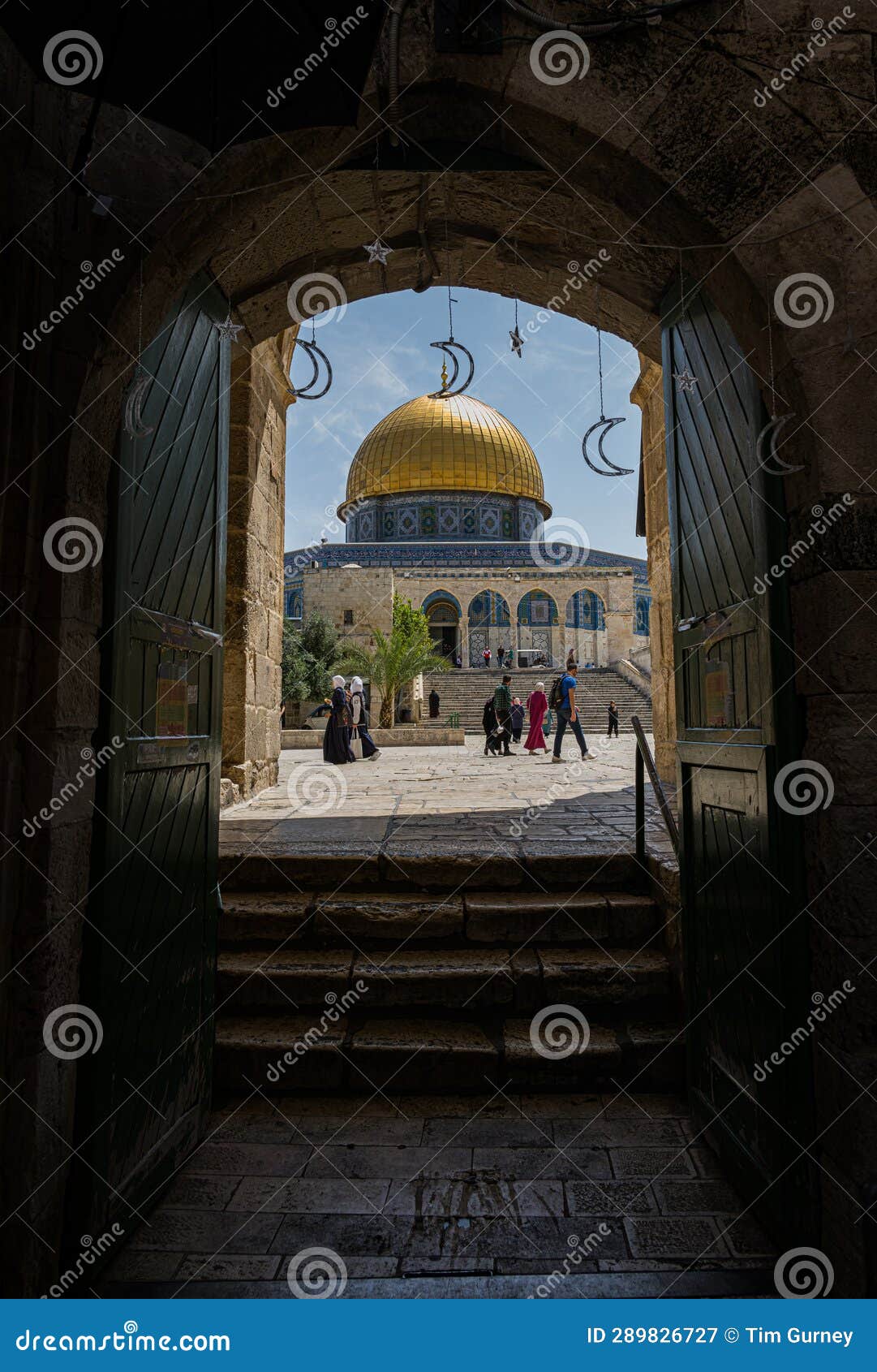 Islamic sites in Jerusalem editorial photography. Image of archway ...