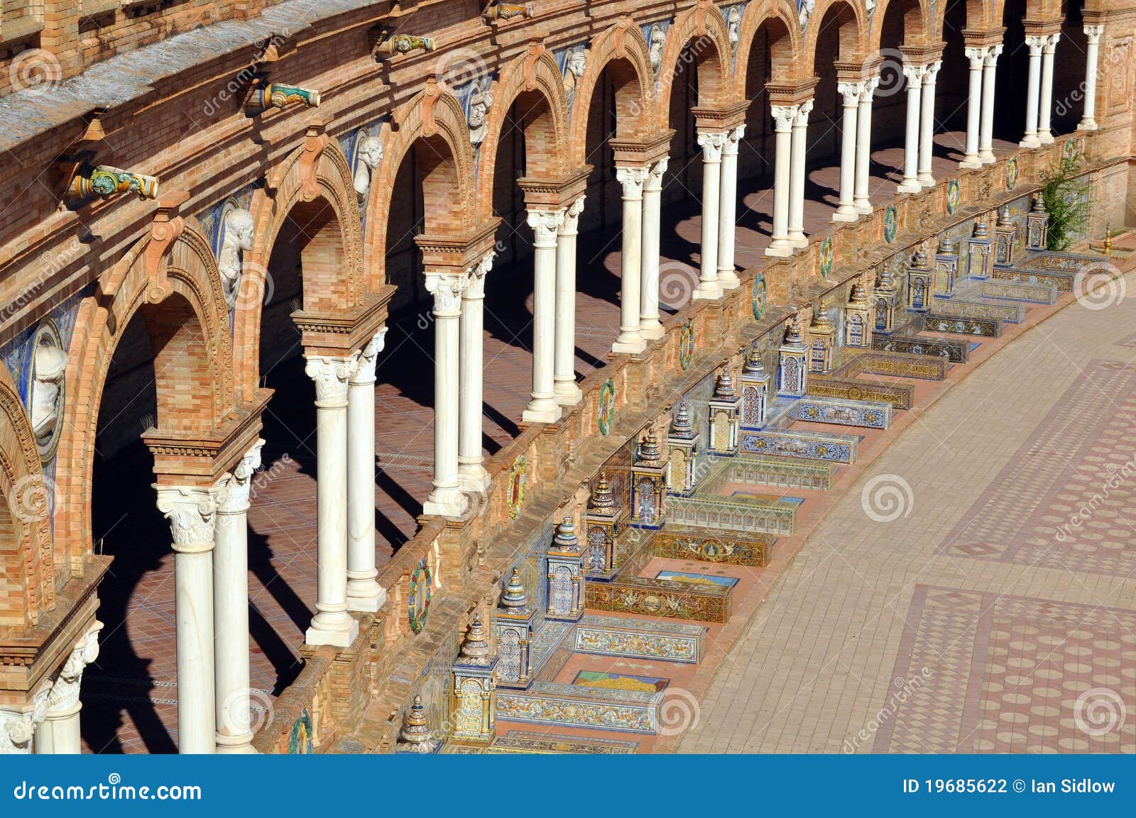 Islamische Architektur in Sevilla Stockfoto - Bild von religion ...