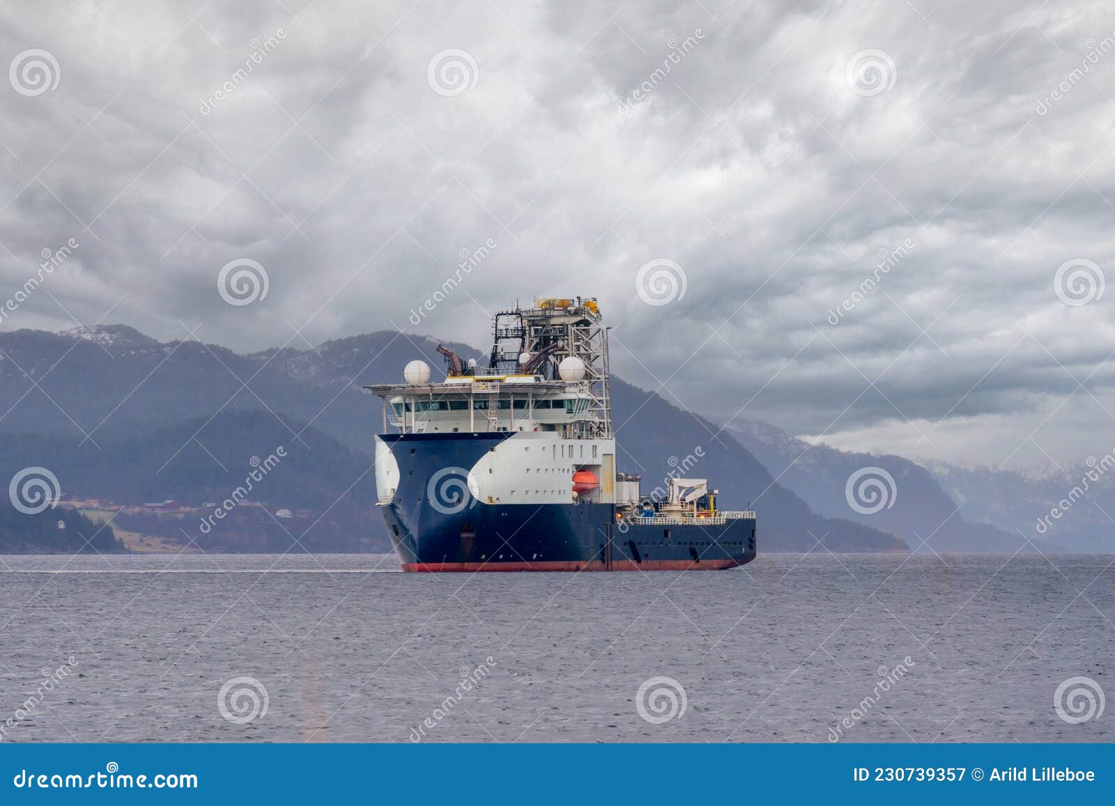 Island Constructor in the Fjord of Norway Editorial Photography - Image ...