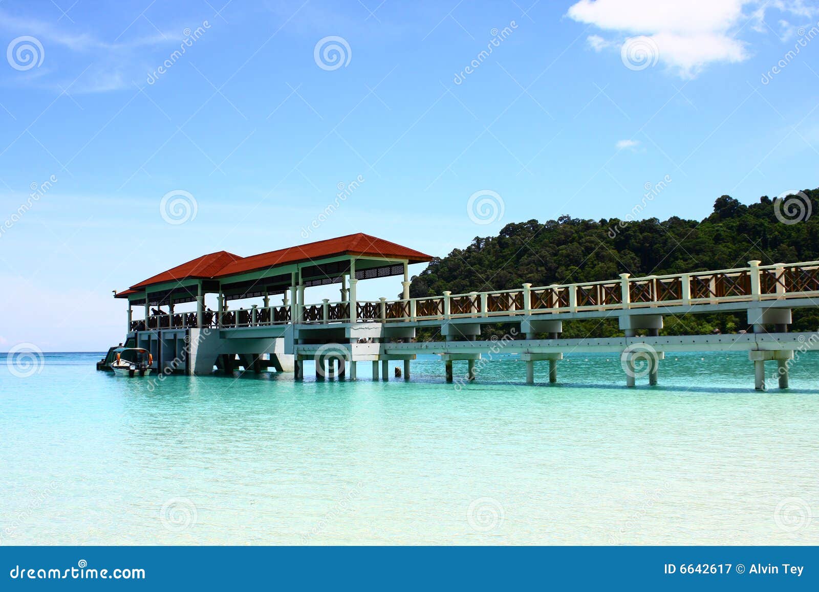 Island Jetty stock image. Image of beach, travelling, boat - 6642617