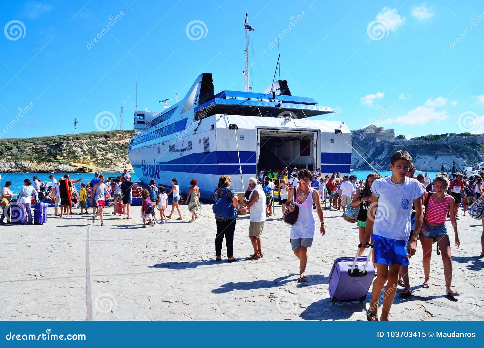 Islas de Tremiti, Italia imagen editorial. Imagen de balsee - 103703415
