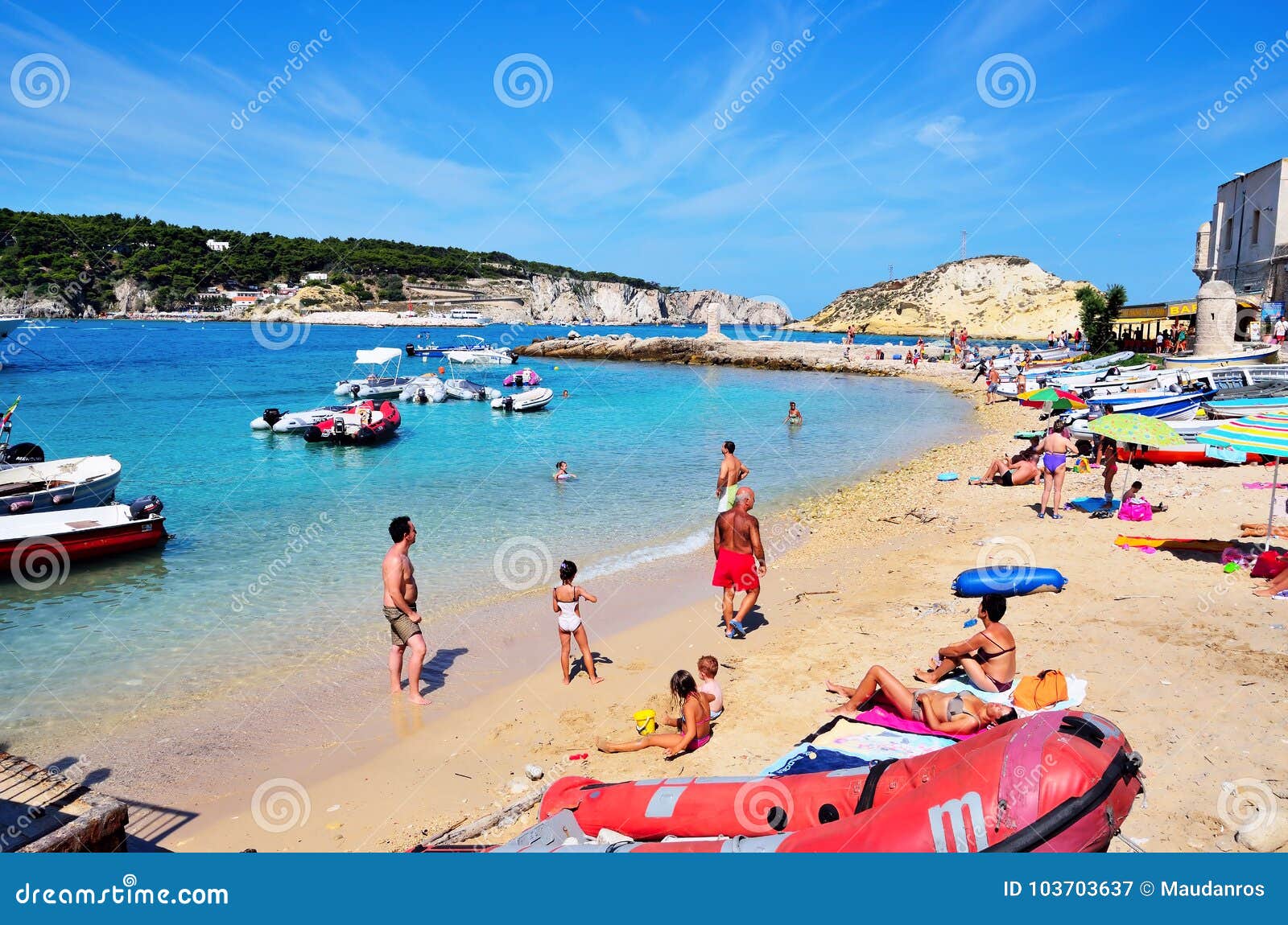 Islas de Tremiti, Italia fotografía editorial. Imagen de dirigido ...