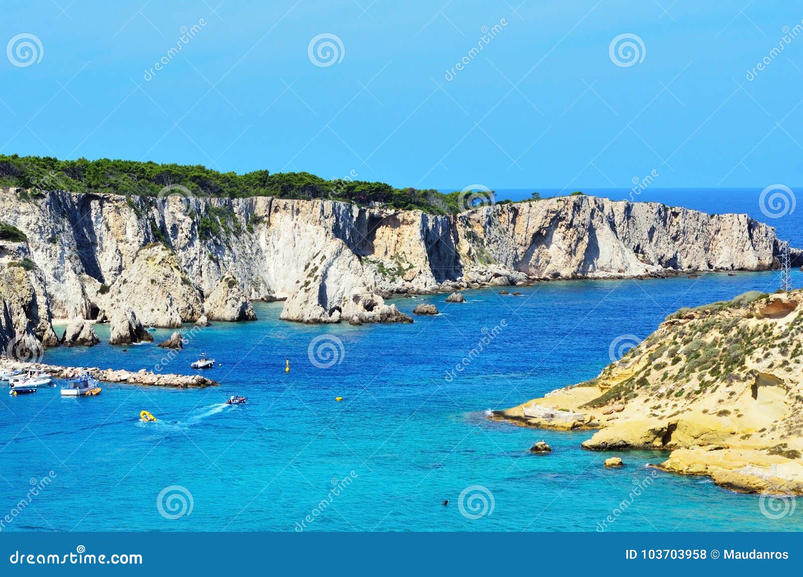 Islas de Tremiti, Italia foto de archivo. Imagen de archipiélago ...