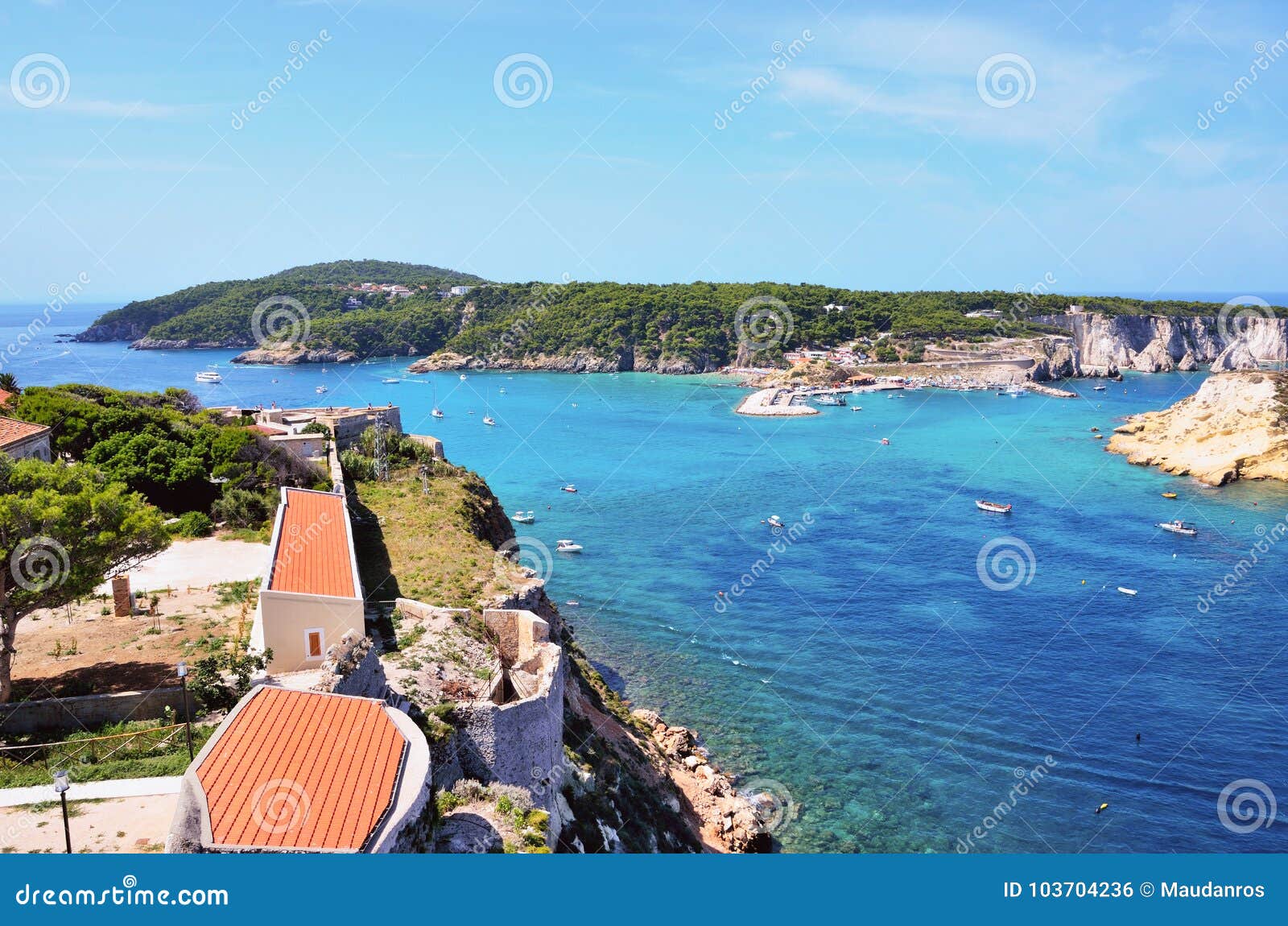 Islas de Tremiti, Italia foto de archivo. Imagen de nicola - 103704236