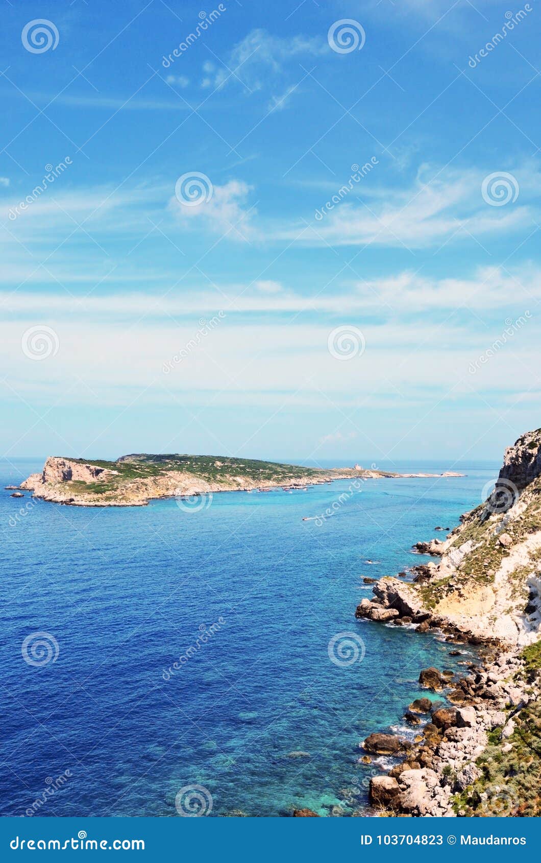 Islas de Tremiti, Italia imagen de archivo. Imagen de isla - 103704823