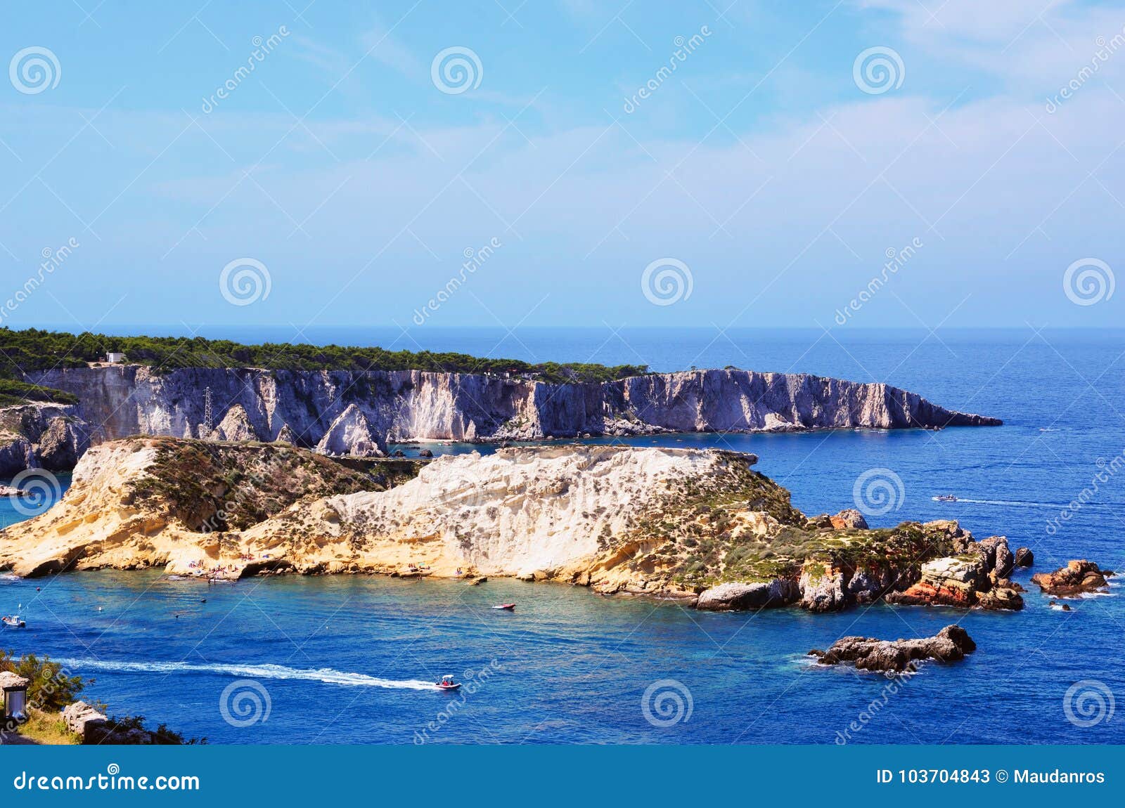 Islas de Tremiti, Italia imagen de archivo. Imagen de isla - 103704843