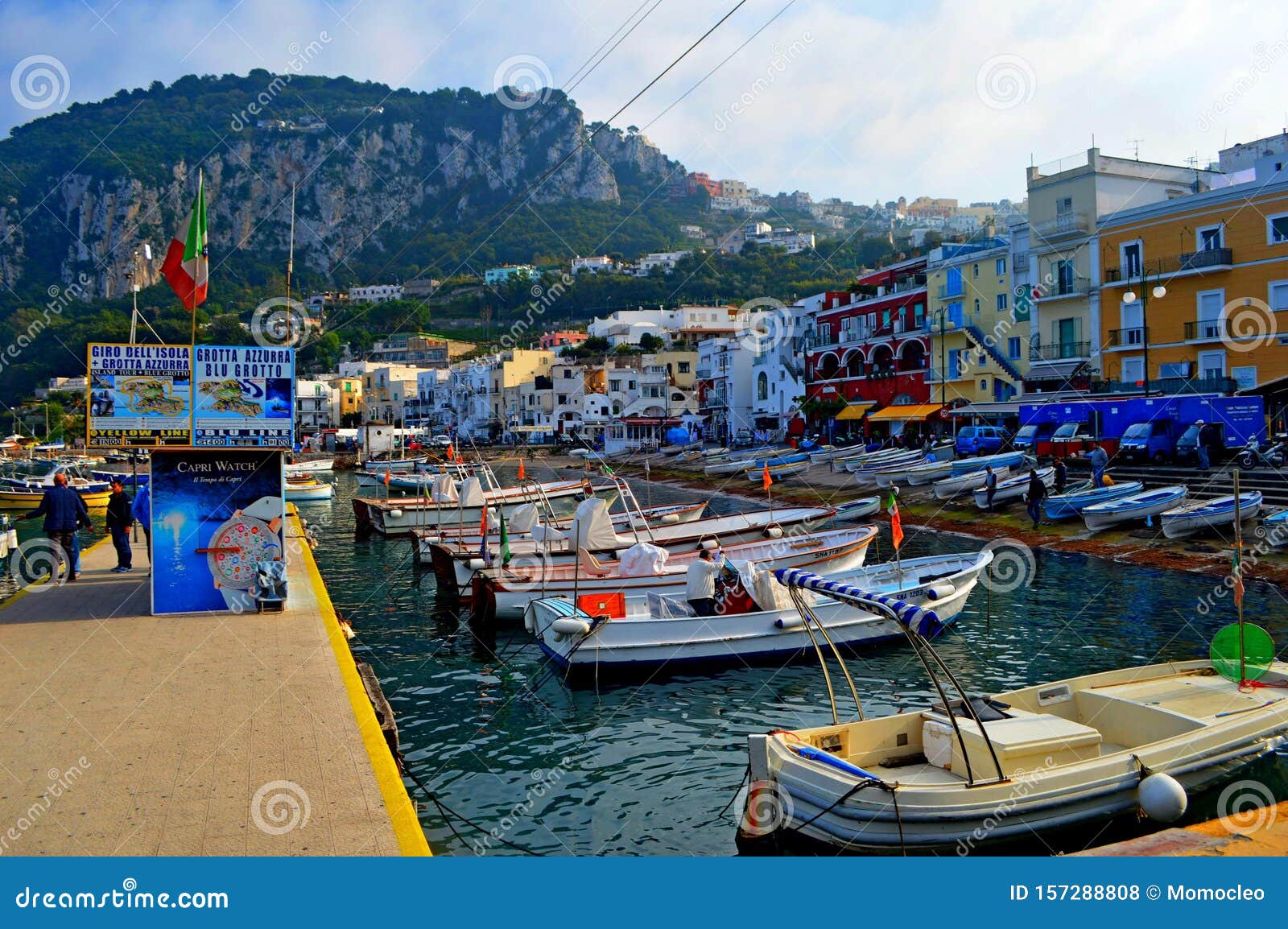 Isola Di Capri Harbor fotografia stock editoriale. Immagine di capri ...