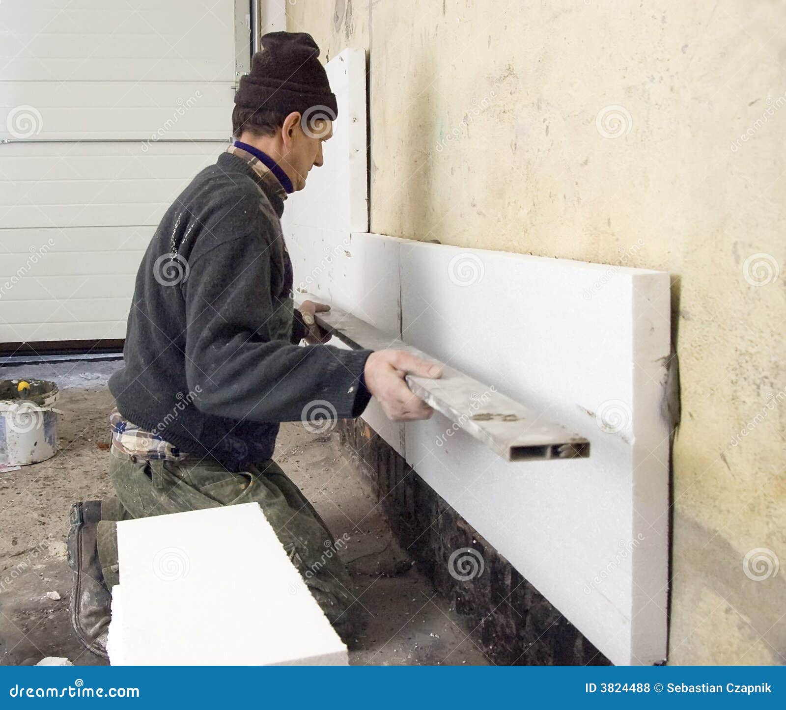 Isolar-se da parede foto de stock. Imagem de espuma, colagem - 3824488