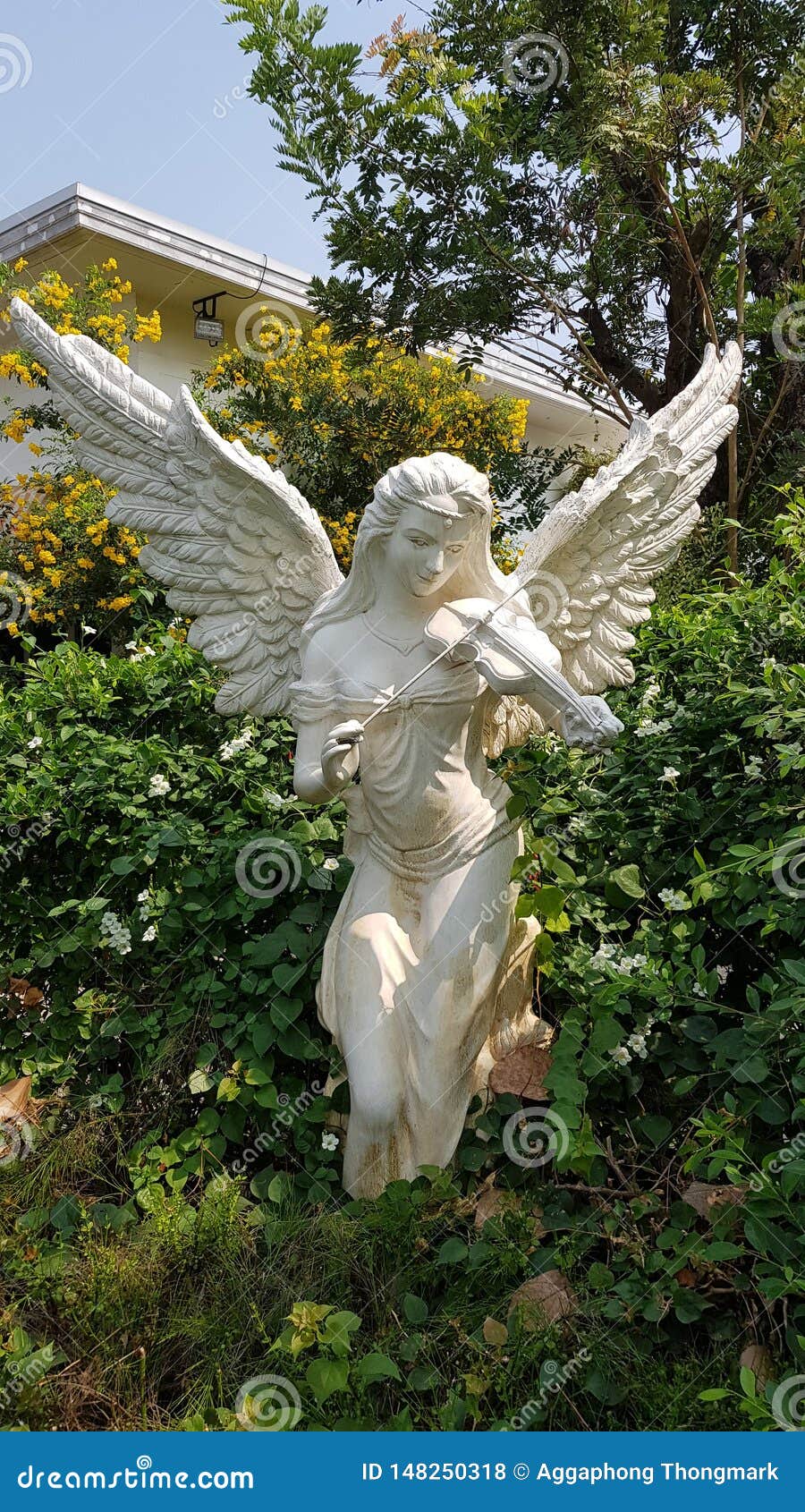 Wing Statue At Swan Lake, Sumter South Carolina Royalty-Free Stock ...