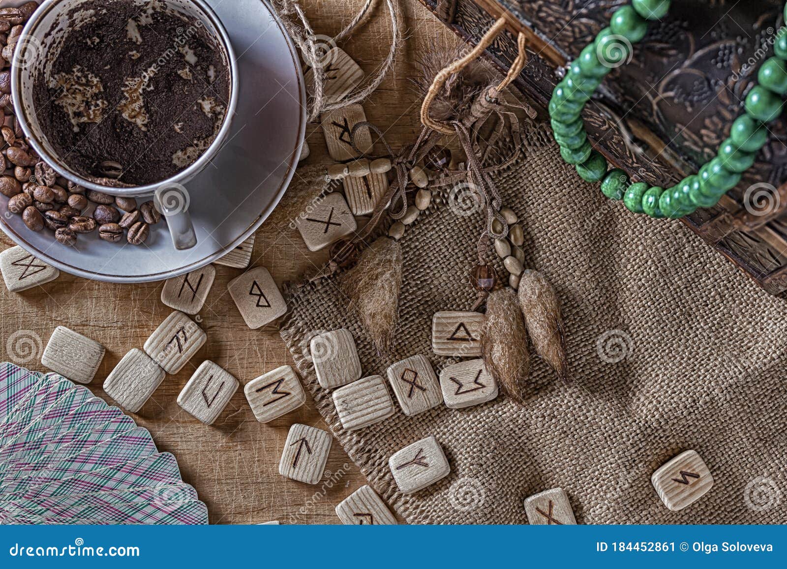 Isoteric Concept of Divination and Prediction. Tarot Cards, Runes ...