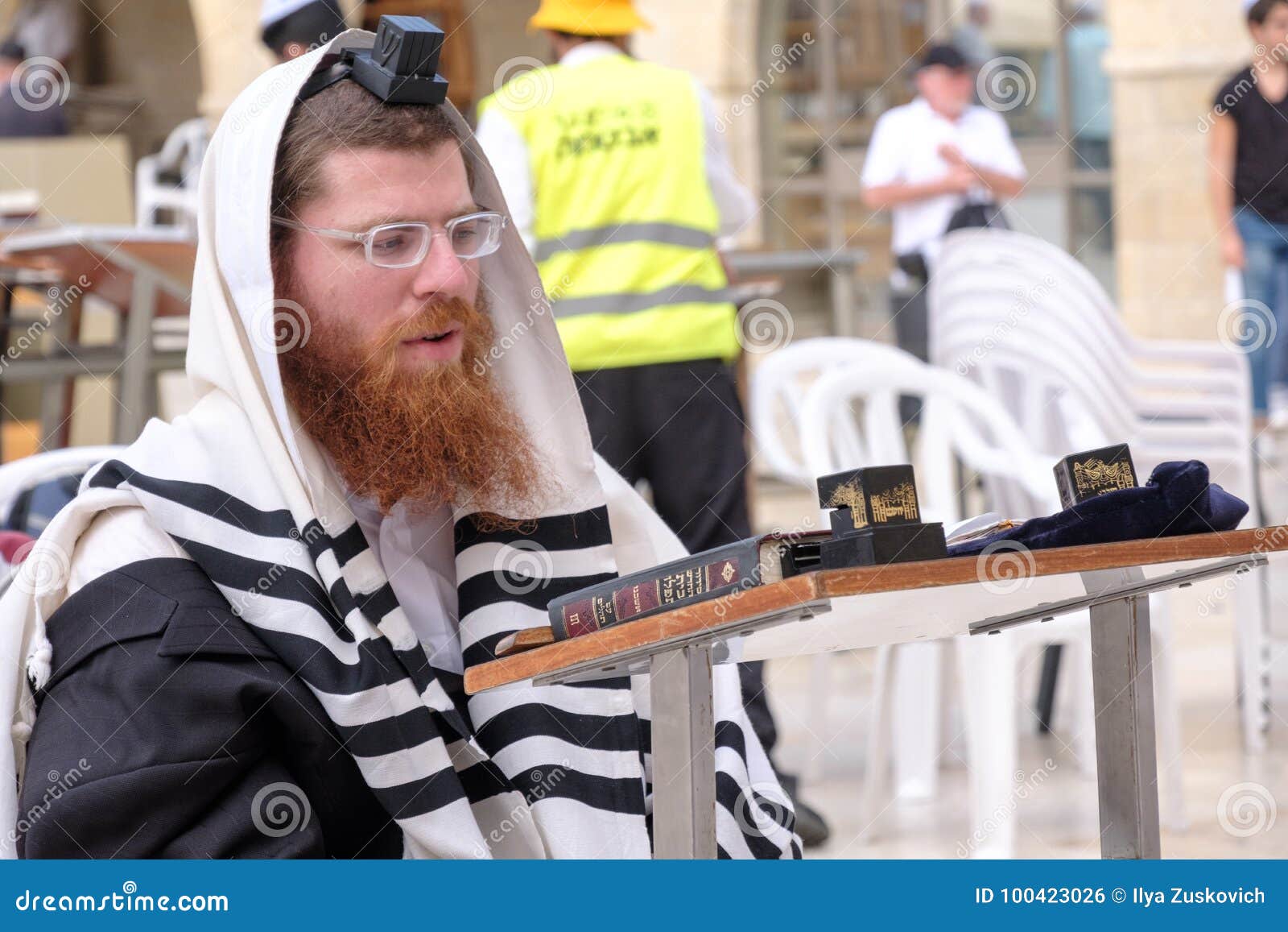 A jewish man praying editorial photo. Image of holy - 100423026 A jewish man praying editorial photo. Image of holy - 100423026