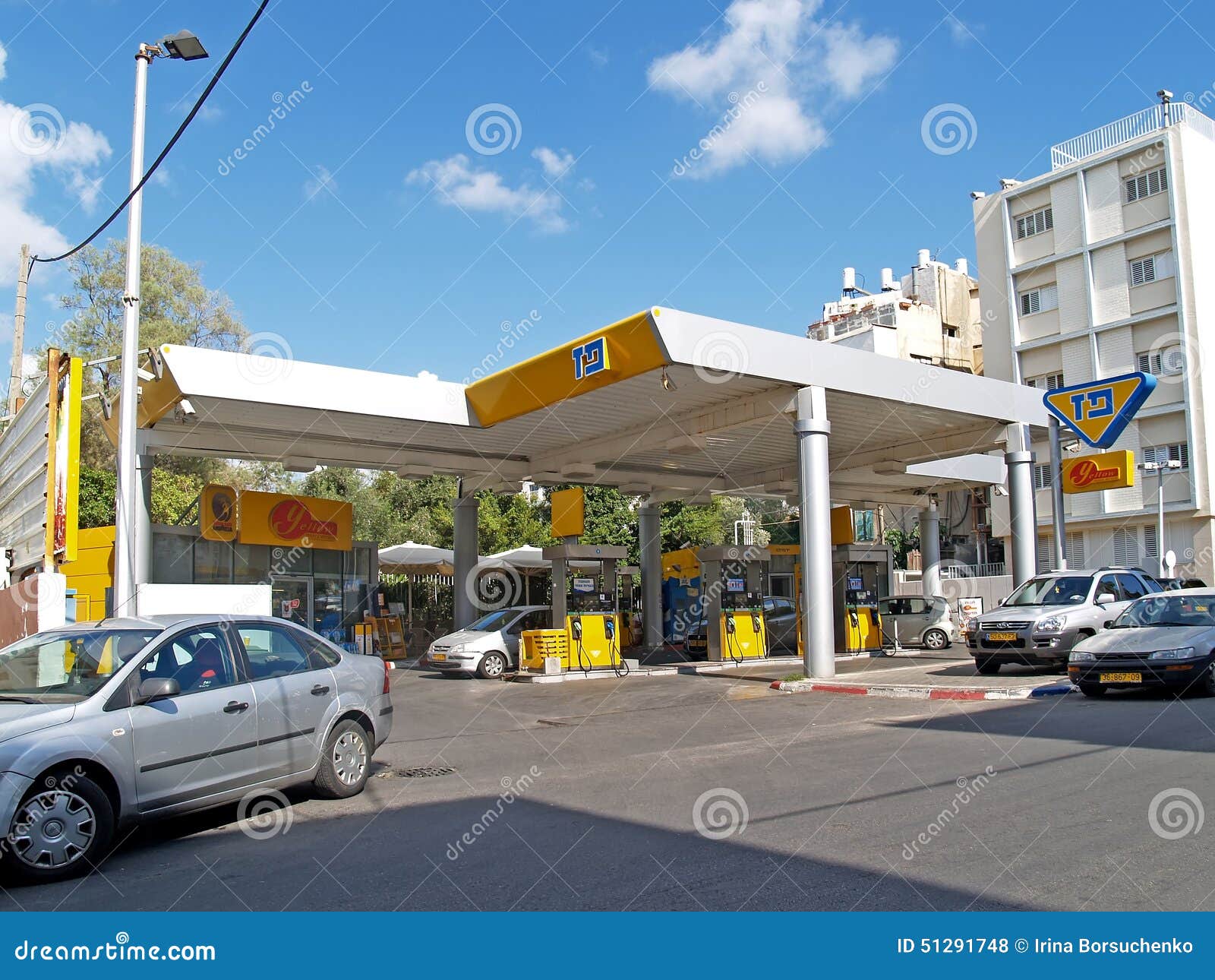 Israel. Station of the Refueling Yellow Network in Tel Aviv Editorial ...