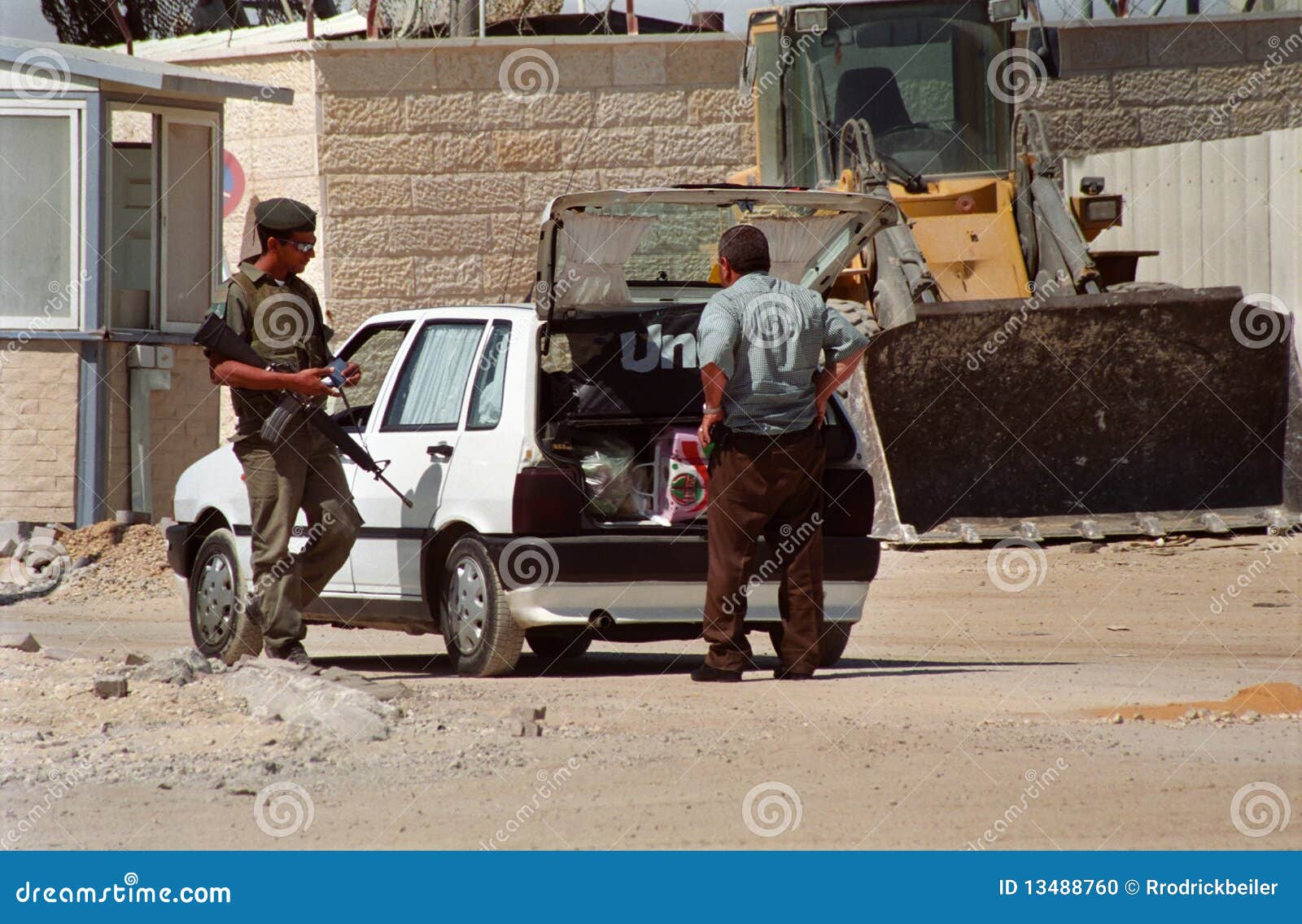Israeli Military Checkpoint Editorial Image - Image of rifle, bank ...